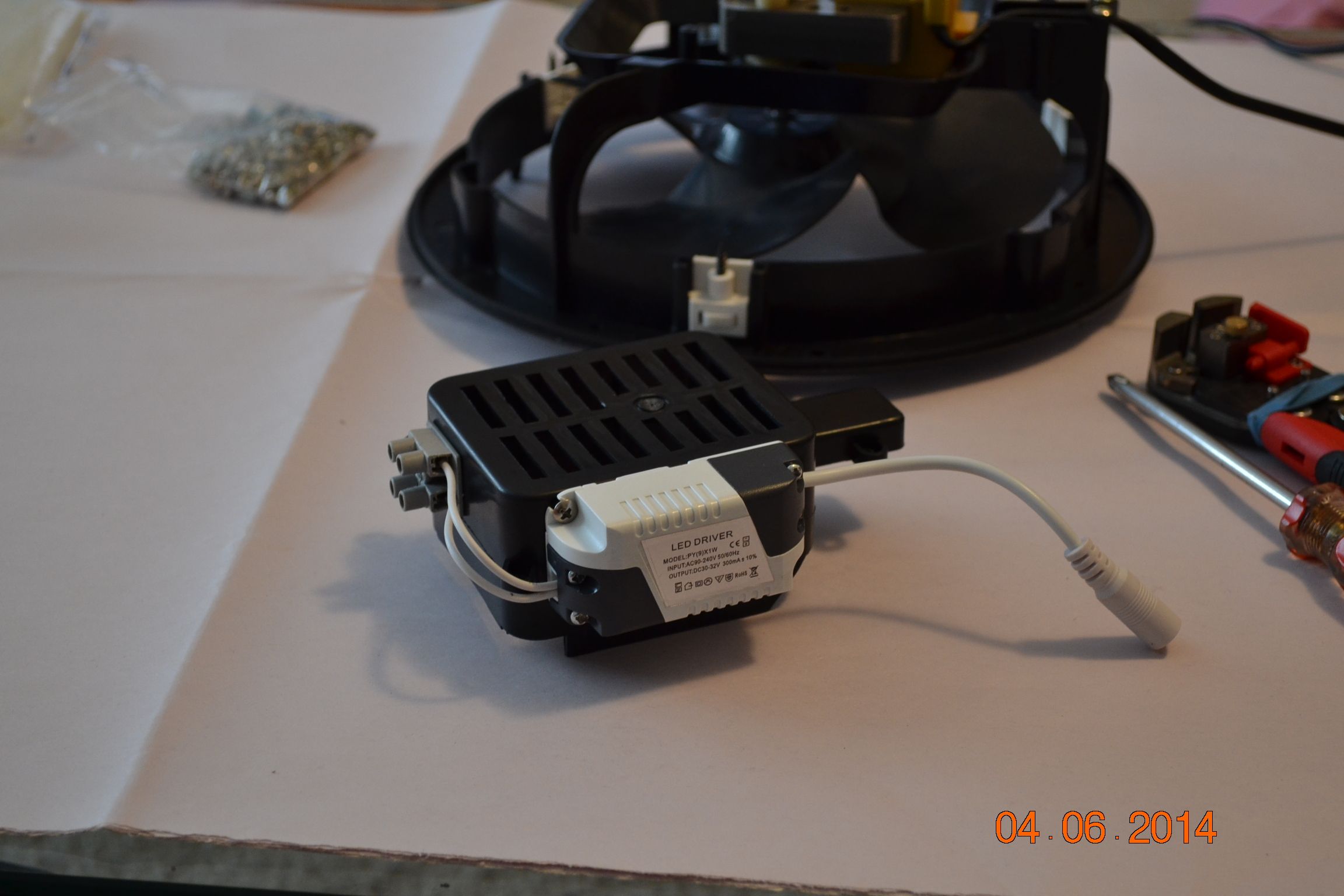 Exhaust Fan/ LED Light Combo : 4 Steps - Instructables