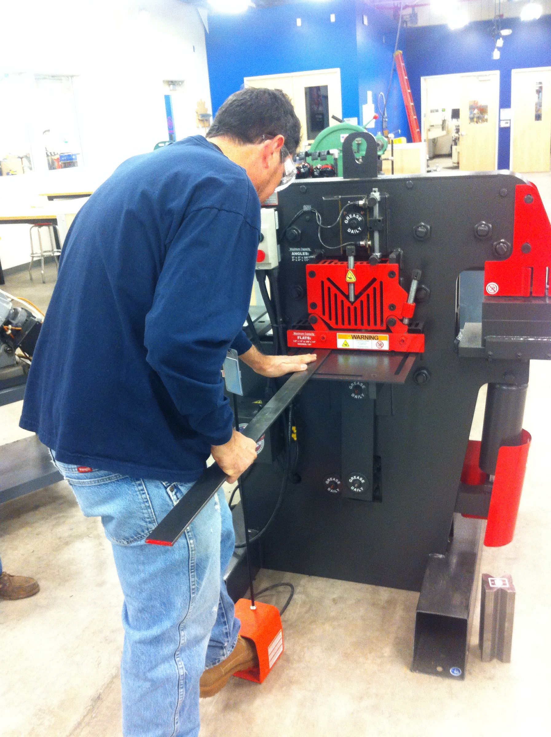 Ironworker and Hydraulic Bender at Techshop : 4 Steps - Instructables