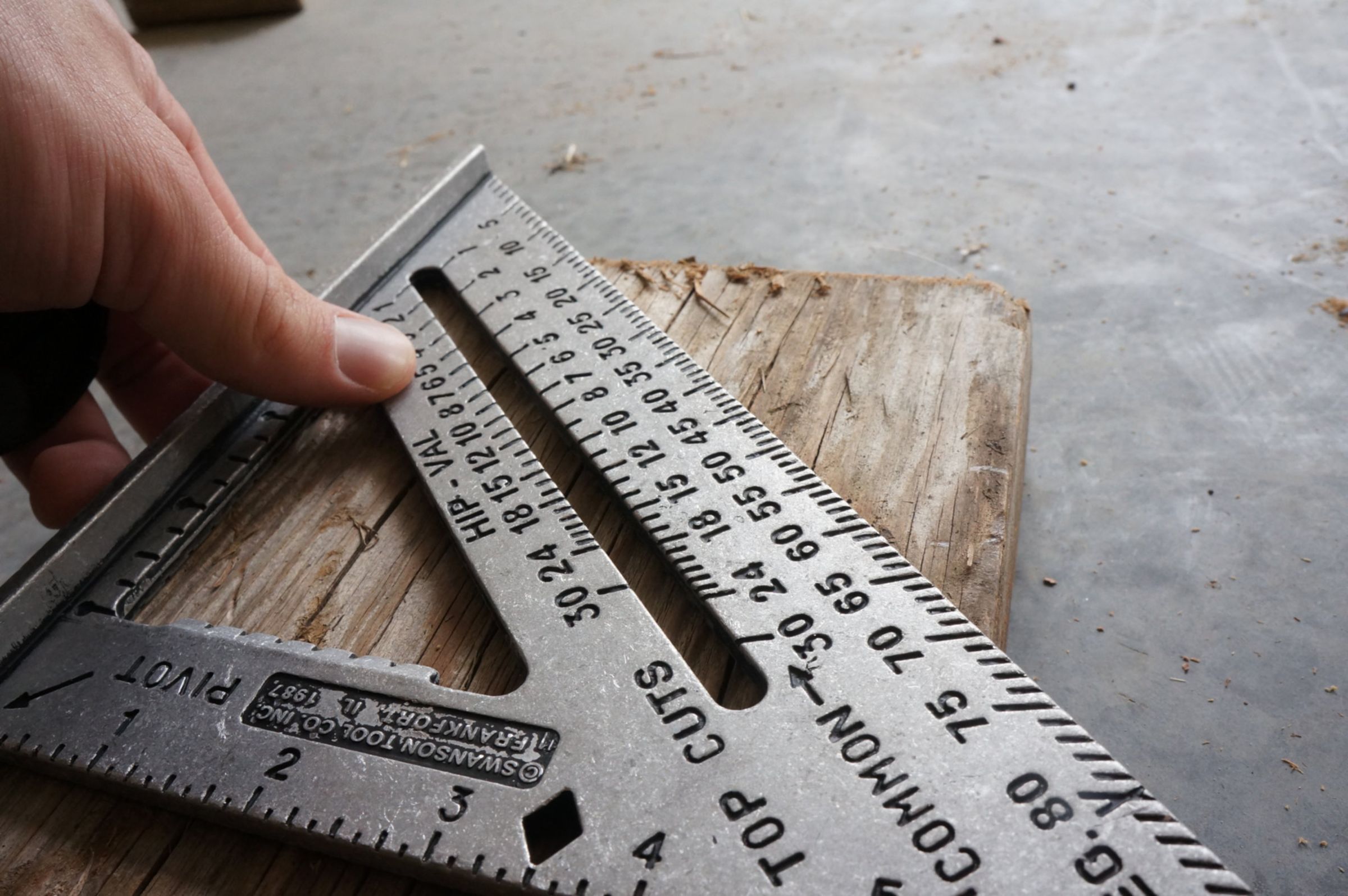 Reclaimed Corner Desk : 23 Steps (with Pictures) - Instructables