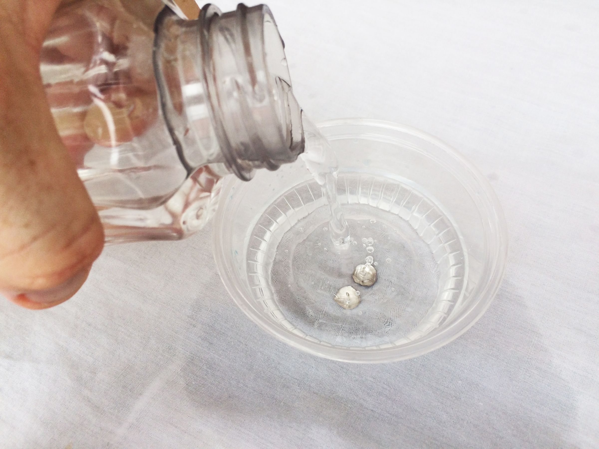 Splitting Water the Easy Way : 5 Steps (with Pictures) - Instructables