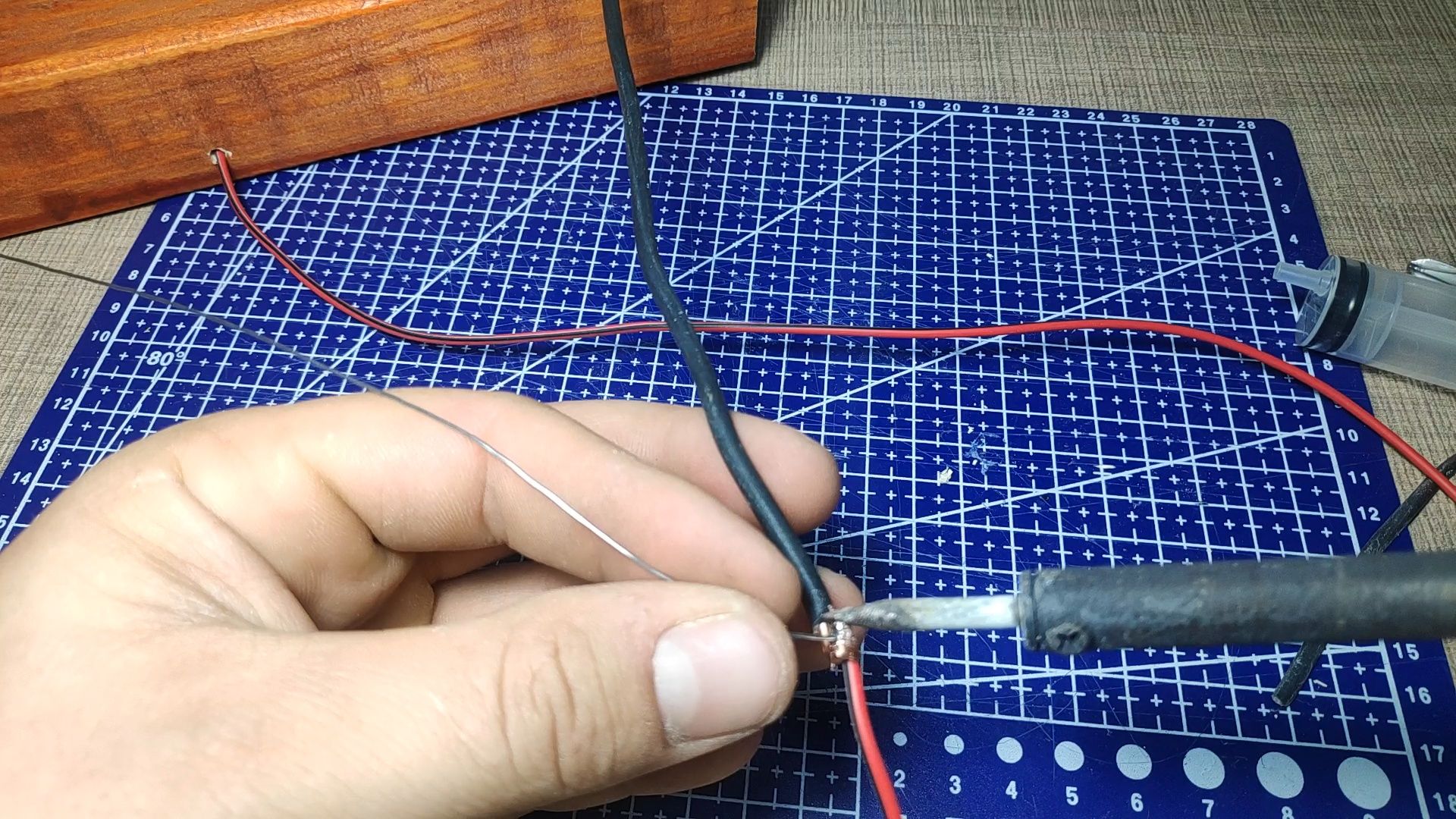 Wire Loop Buzzer Game : 5 Steps (with Pictures) - Instructables