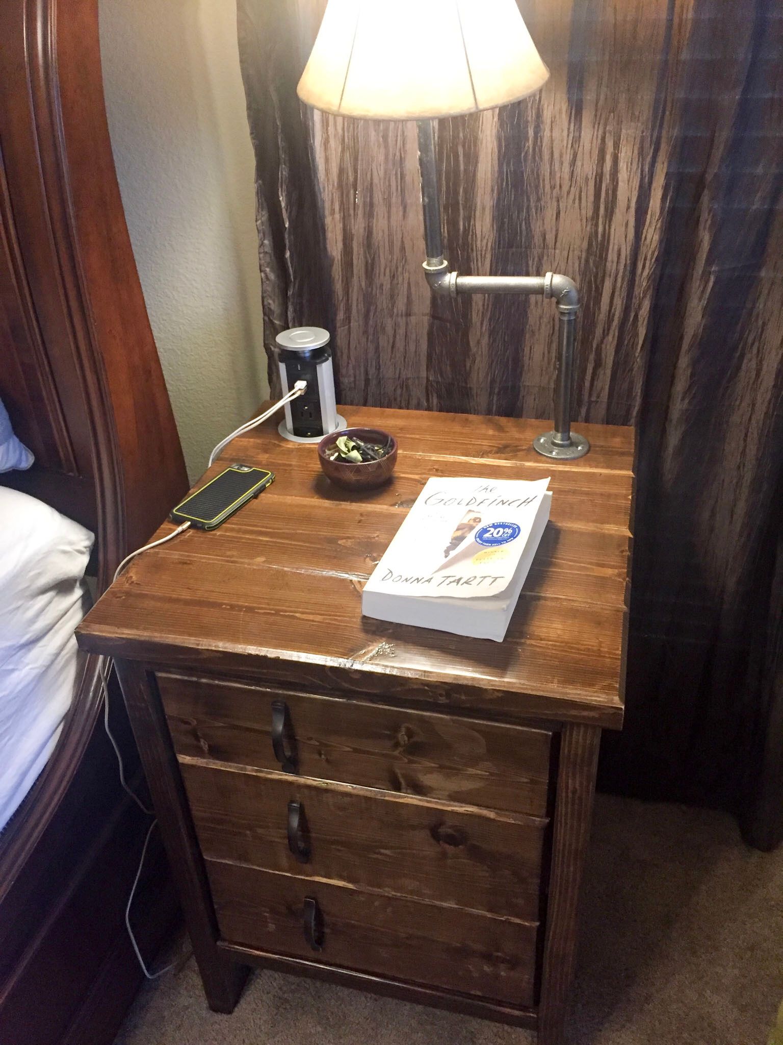 Farmhouse Style Bedside Table : 18 Steps (with Pictures) - Instructables