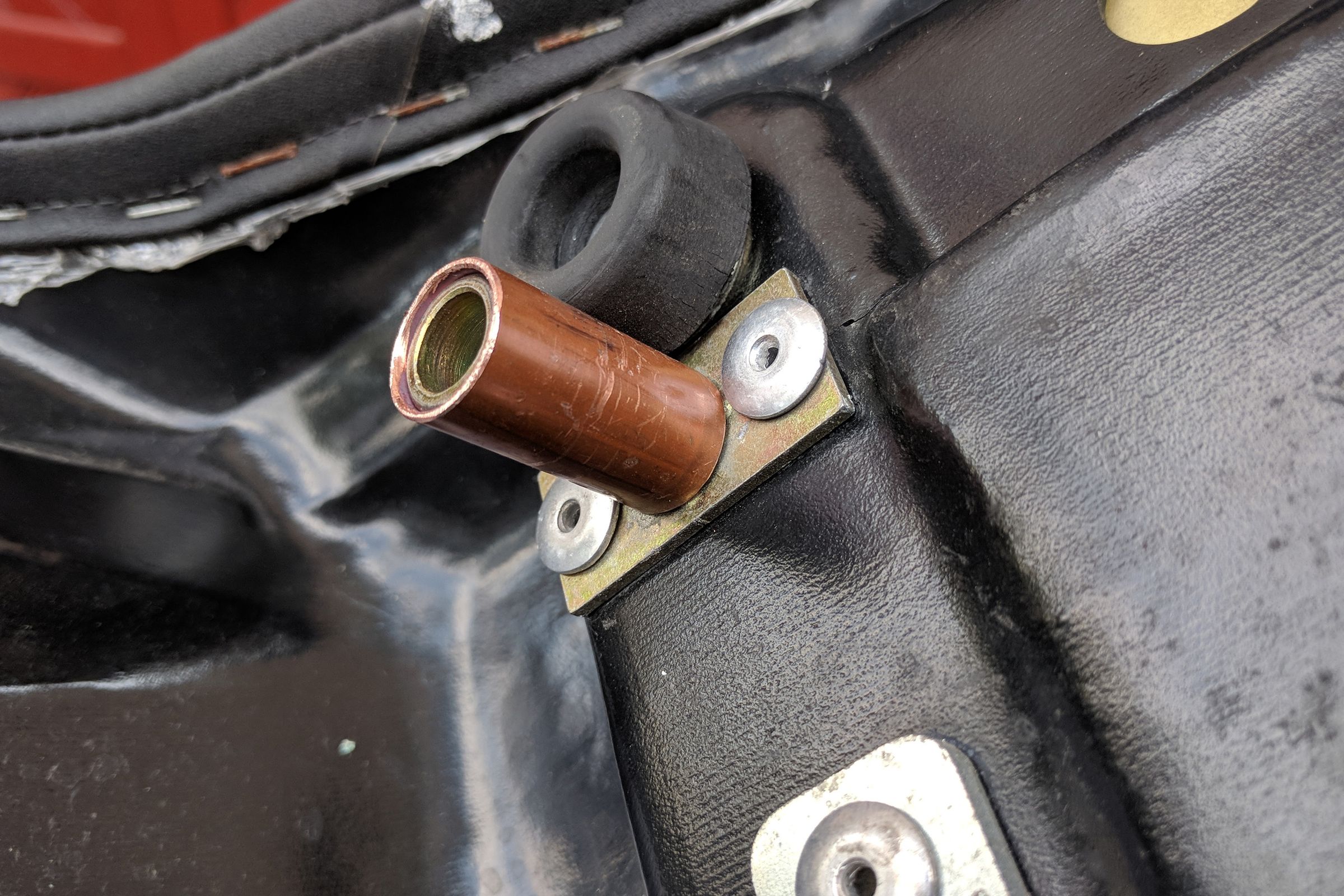 How to Fix Unstable Motorbike Saddle : 6 Steps - Instructables