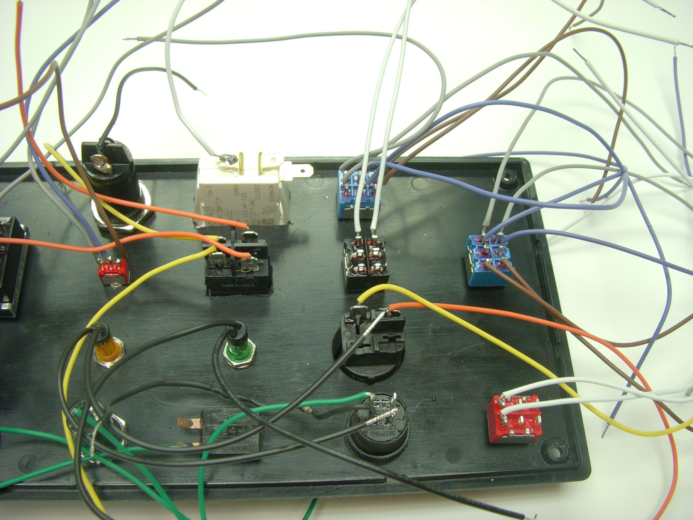 FUN! LIGHT SWITCH BOX : 40 Steps - Instructables