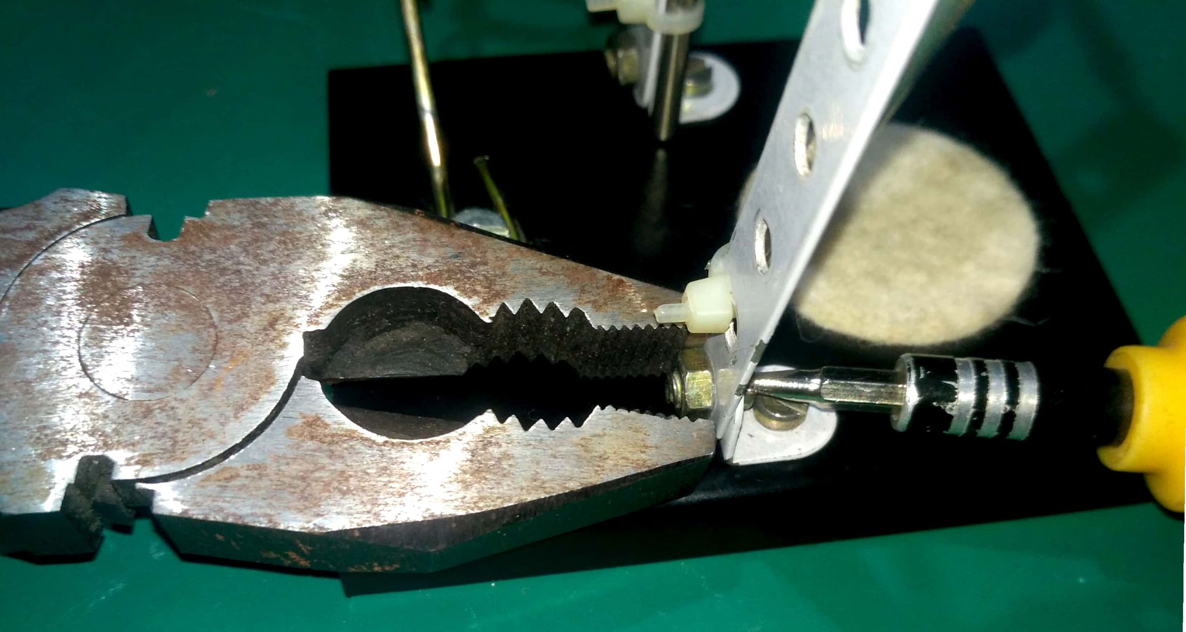 DIY Helping Hands for Soldering : 9 Steps (with Pictures) - Instructables