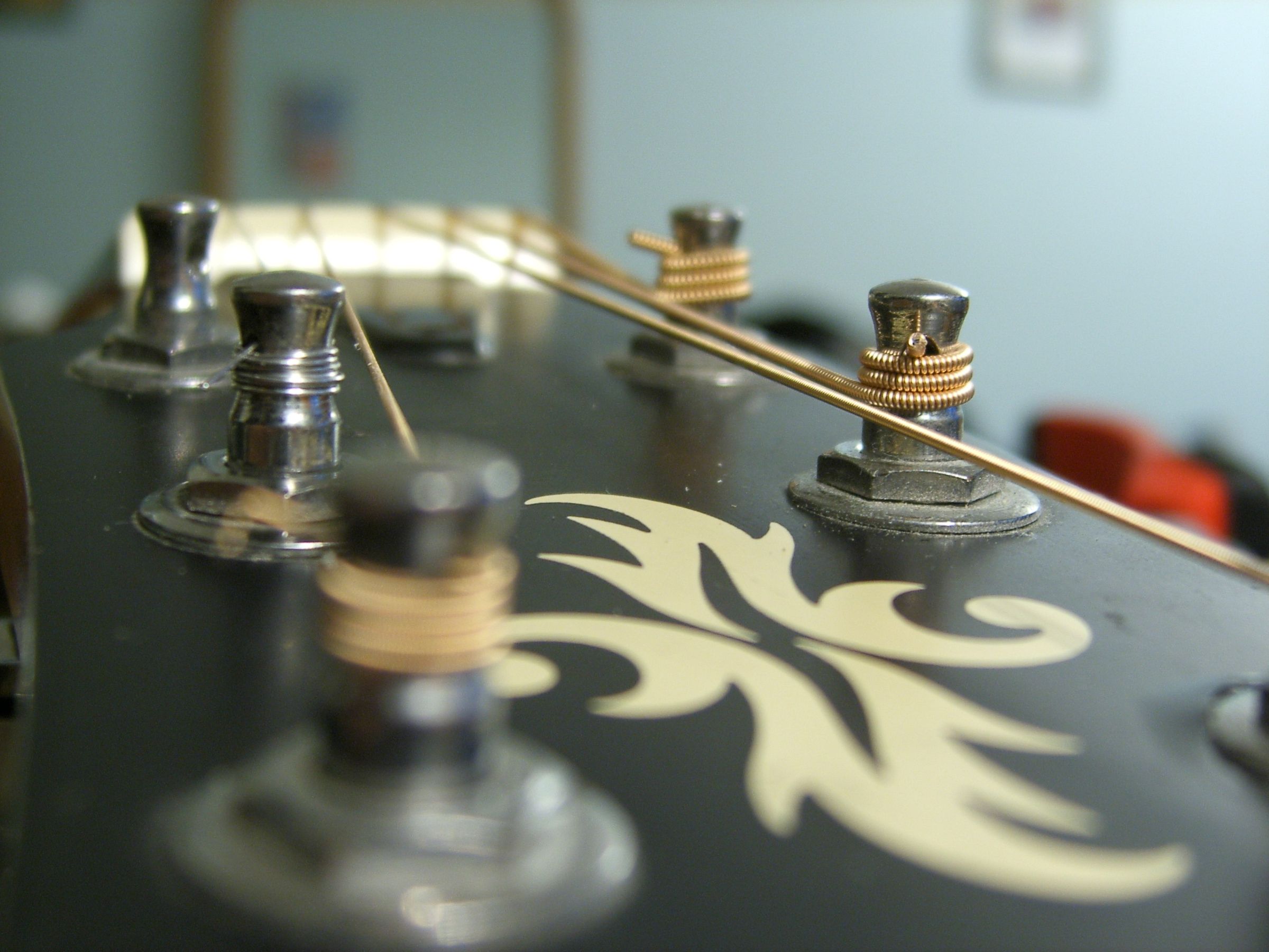 How to String a Guitar : 8 Steps (with Pictures) - Instructables