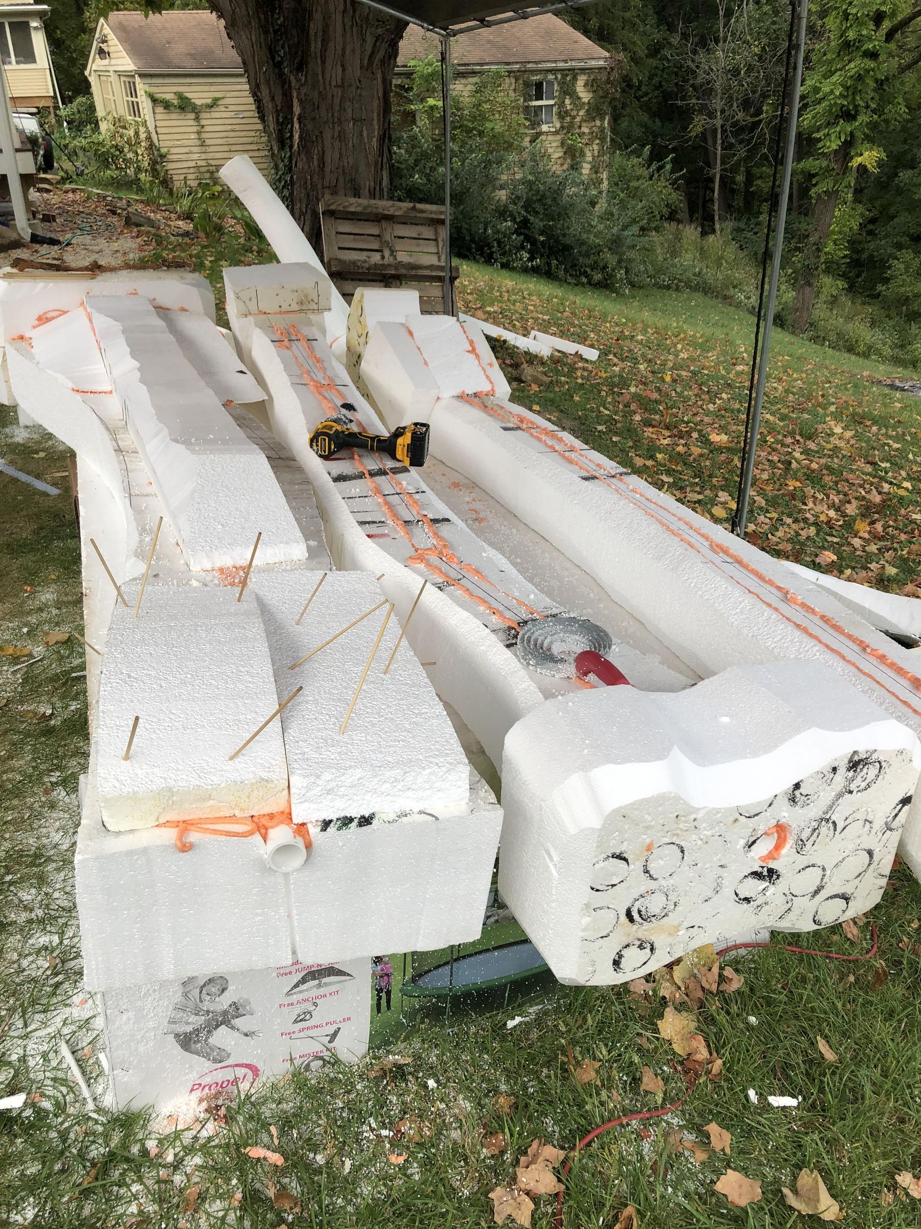Over Sized Skeleton Breaking Out of My Home : 11 Steps (with Pictures ...