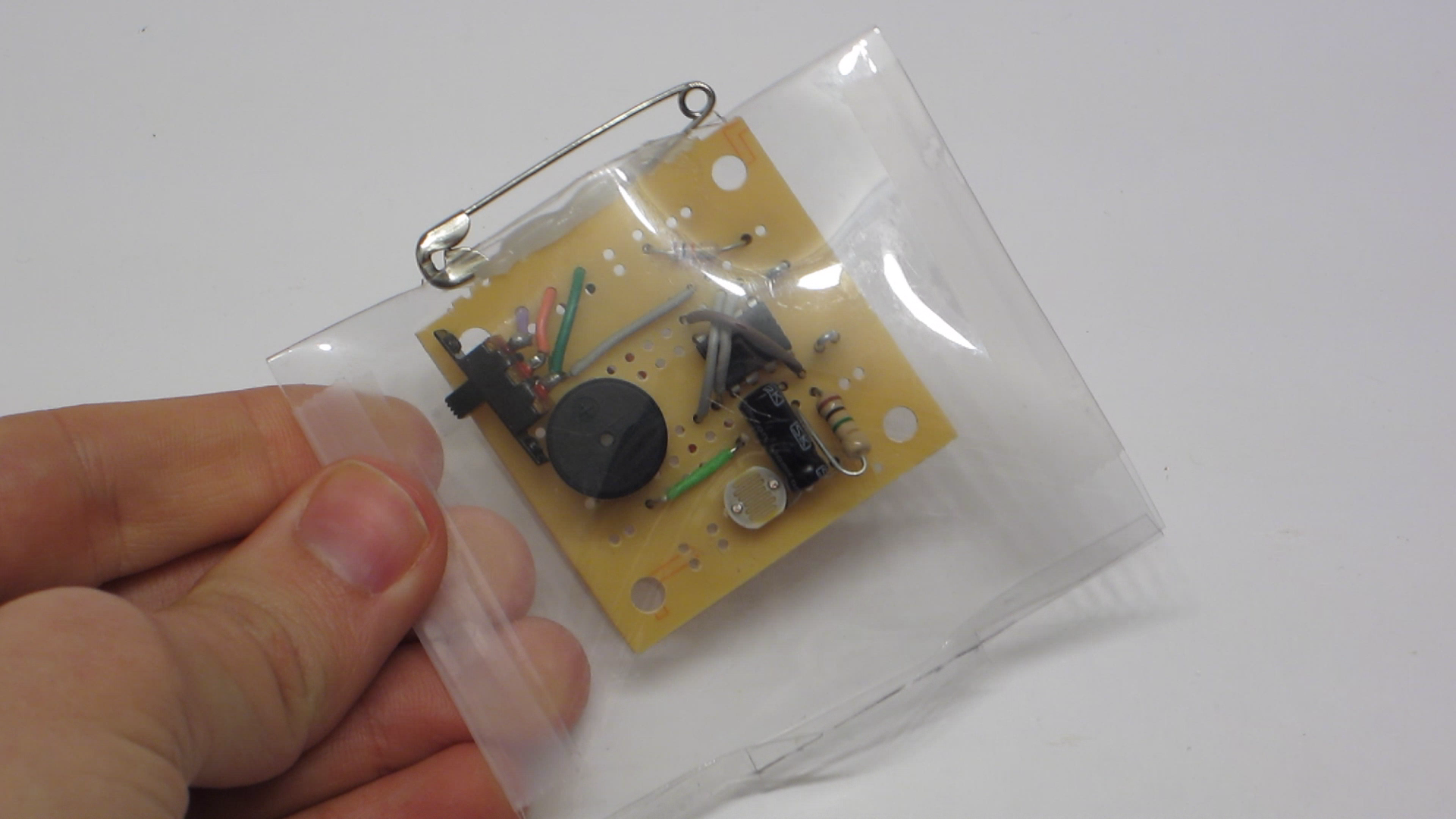 Flashlight Tag Light Sensitive Badges : 8 Steps - Instructables