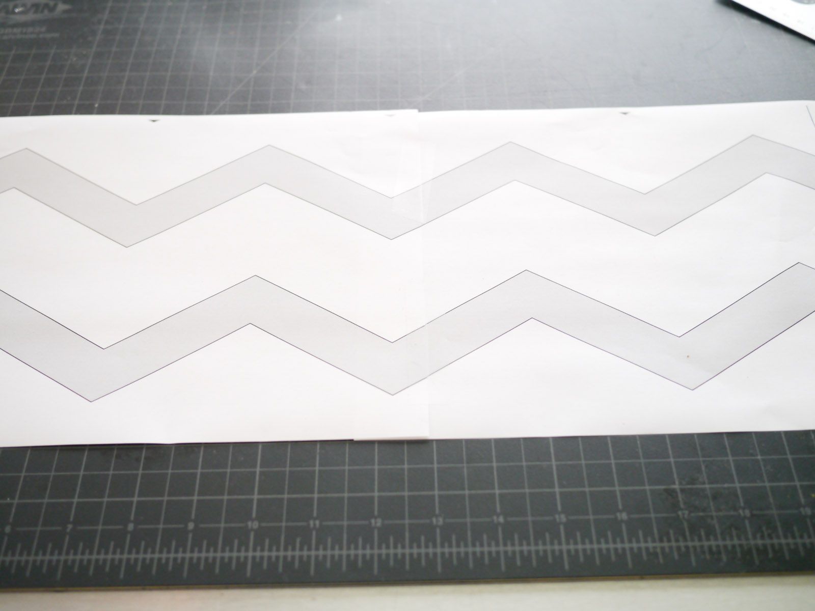 Color Fade Chevron Pillow : 8 Steps (with Pictures) - Instructables