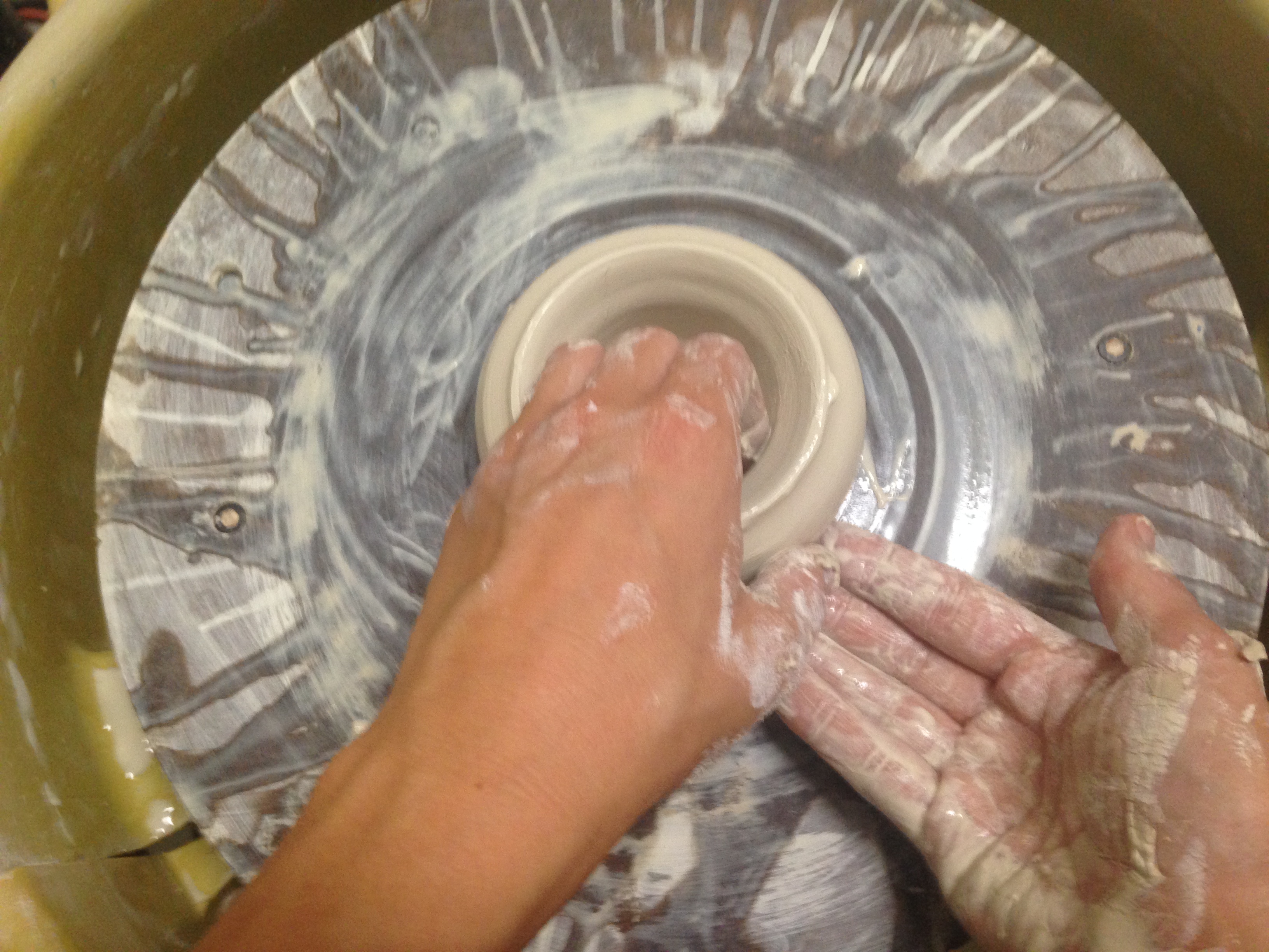 Throwing a Pot 101 : 14 Steps (with Pictures) - Instructables