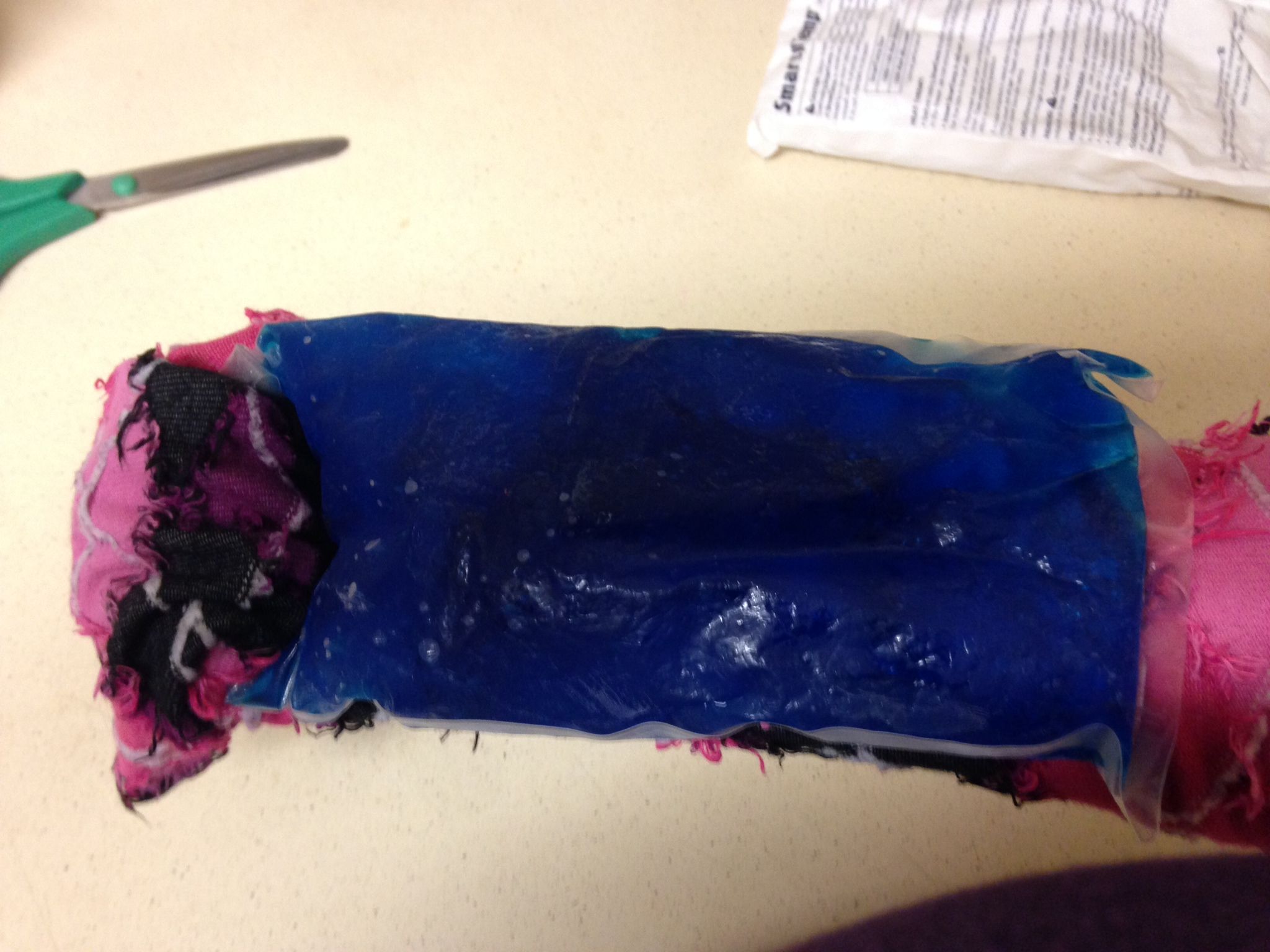 Easy 5 Minute No Sew Arm/leg Ice Pack : 5 Steps - Instructables