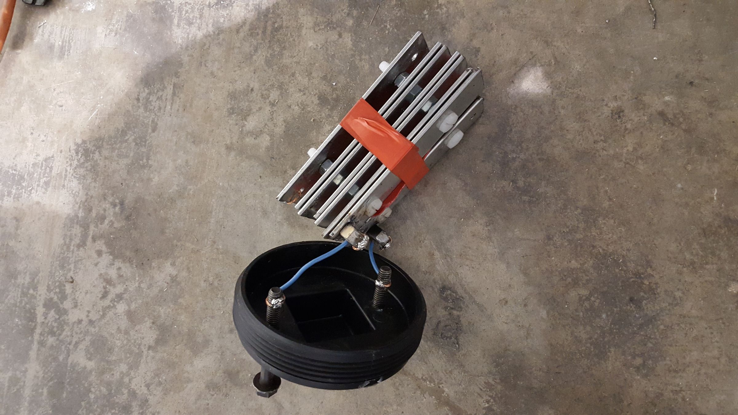 HHO (Browns Gas) Generator/Torch : 6 Steps - Instructables