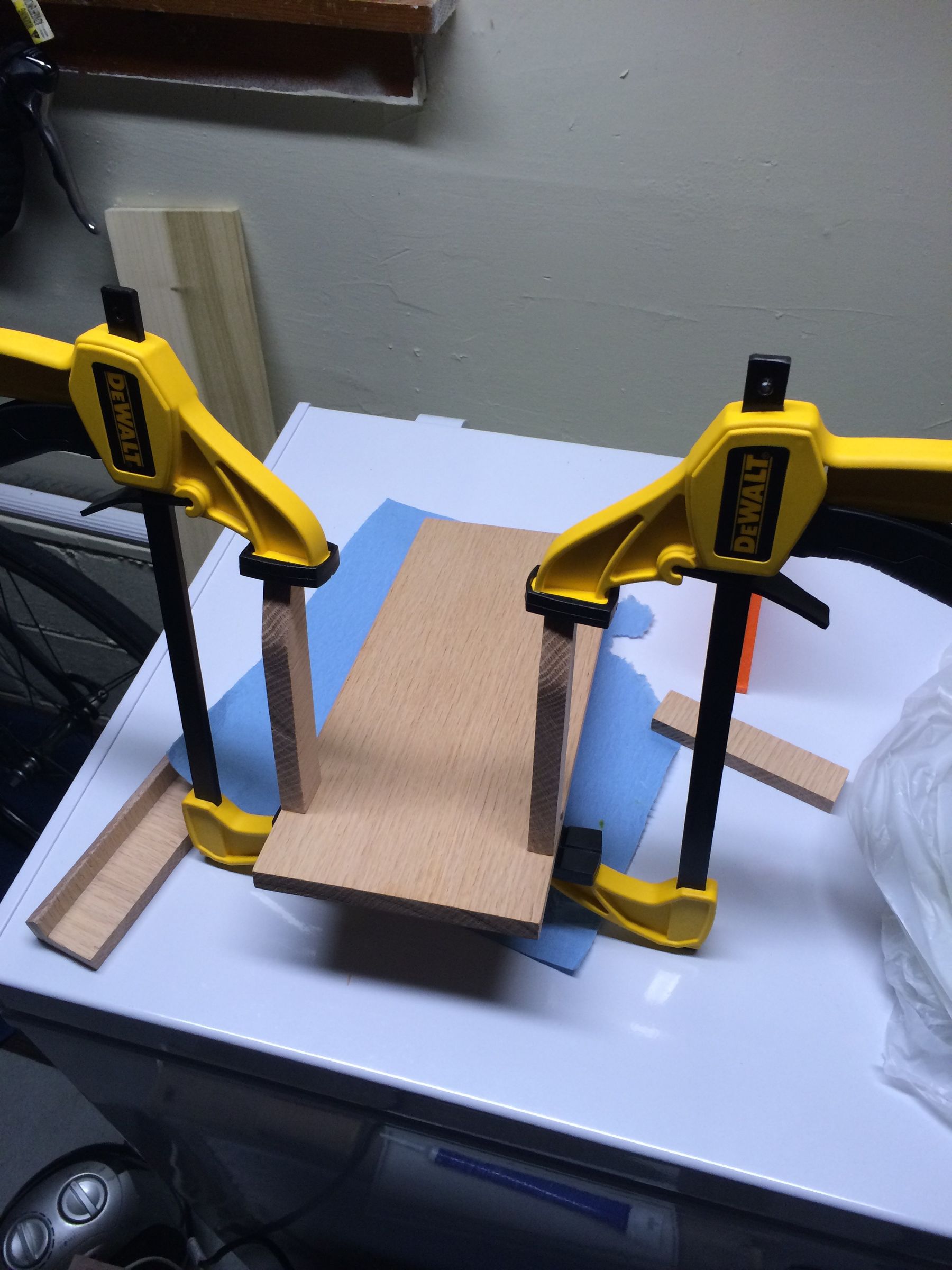 Simple Book Stand : 6 Steps - Instructables