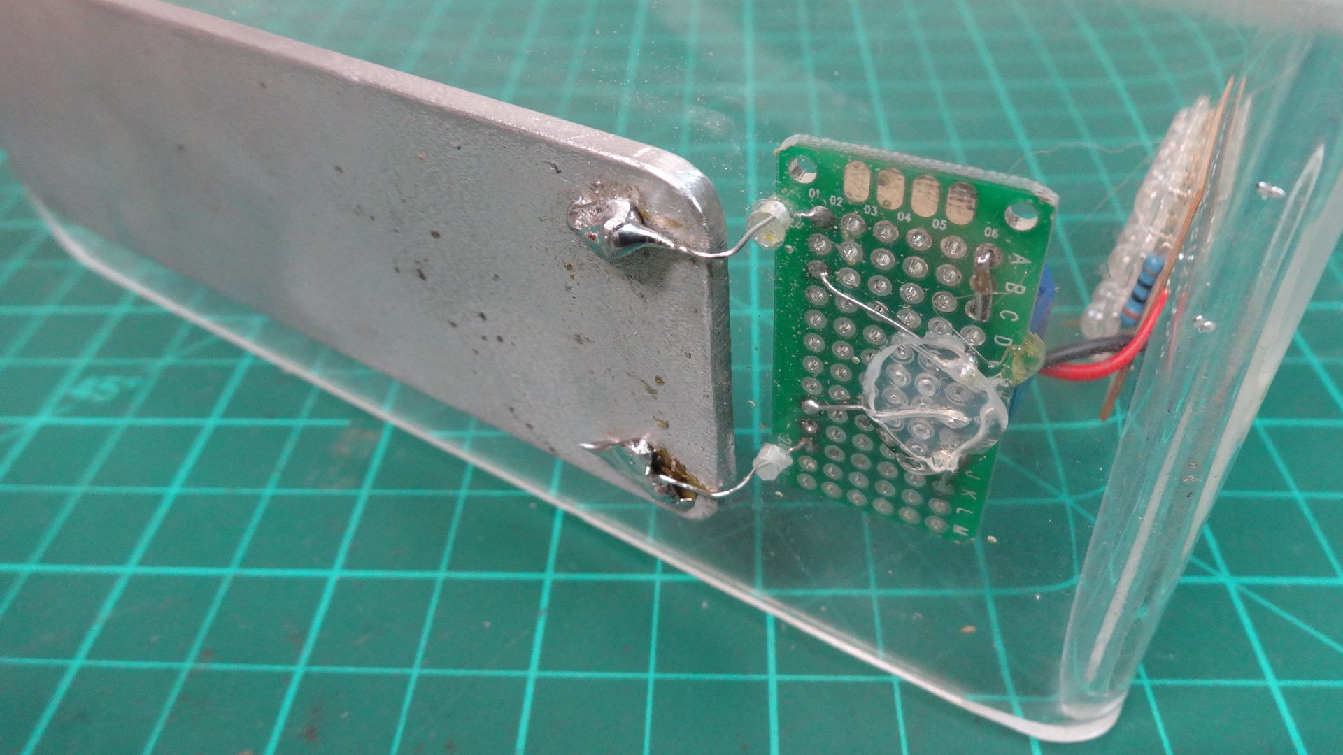 How to Make a Electrostatic RF Detector or Ghost Detector - Instructables
