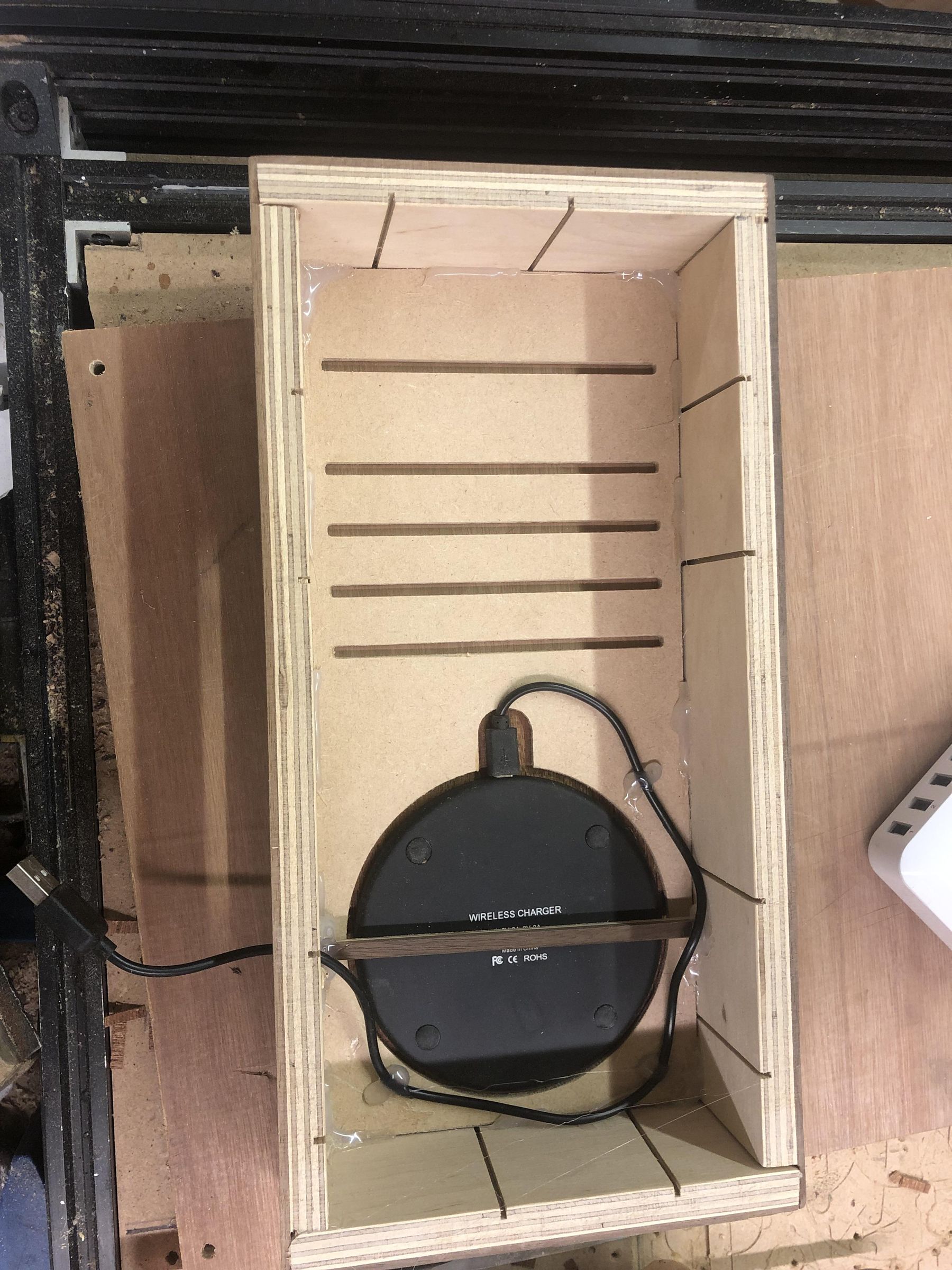 Diy Charging Hub With Edge Lit Dividers : 5 Steps (with Pictures ...