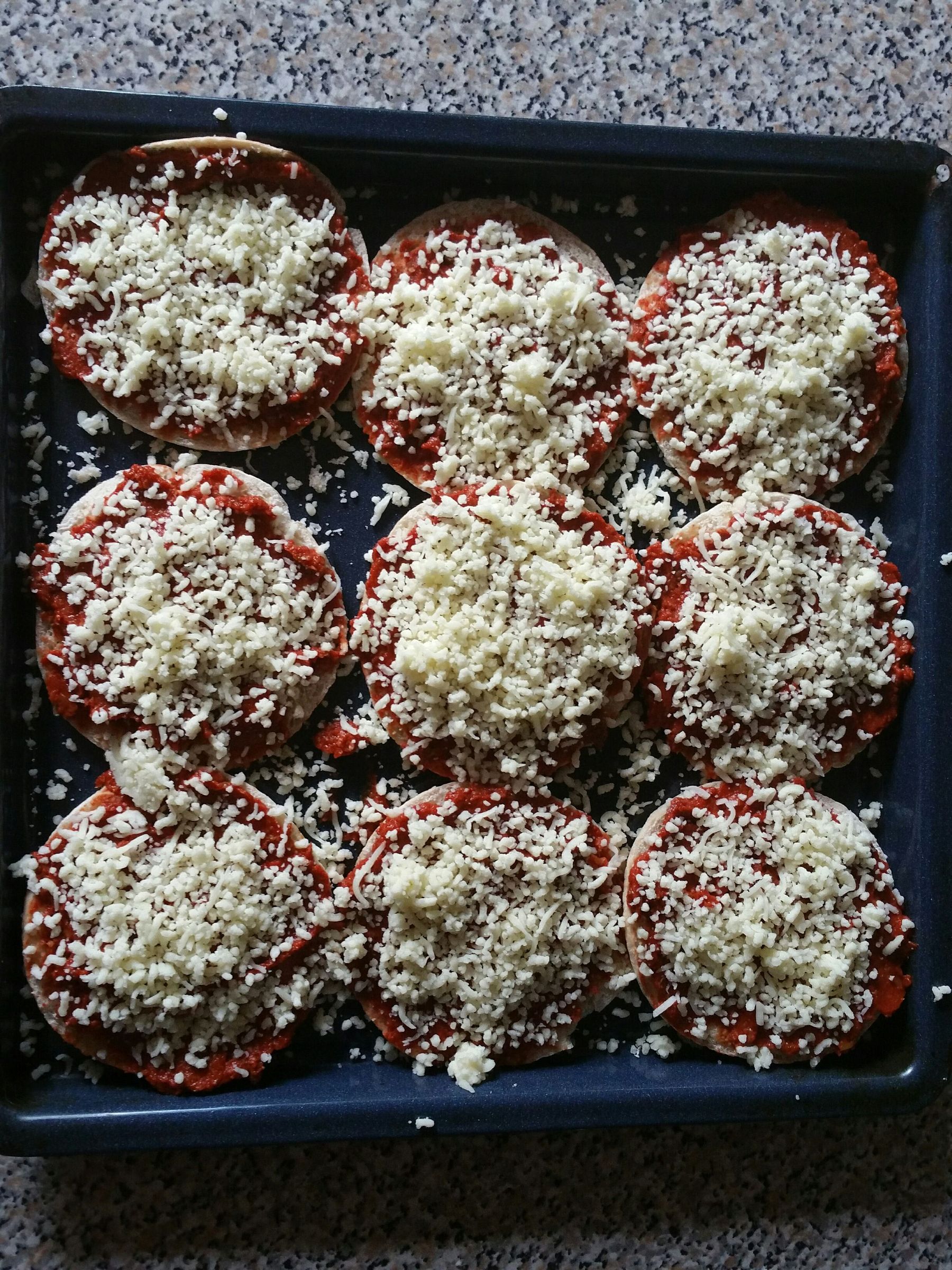 How to Make Mini Pizza ? : 4 Steps (with Pictures) - Instructables