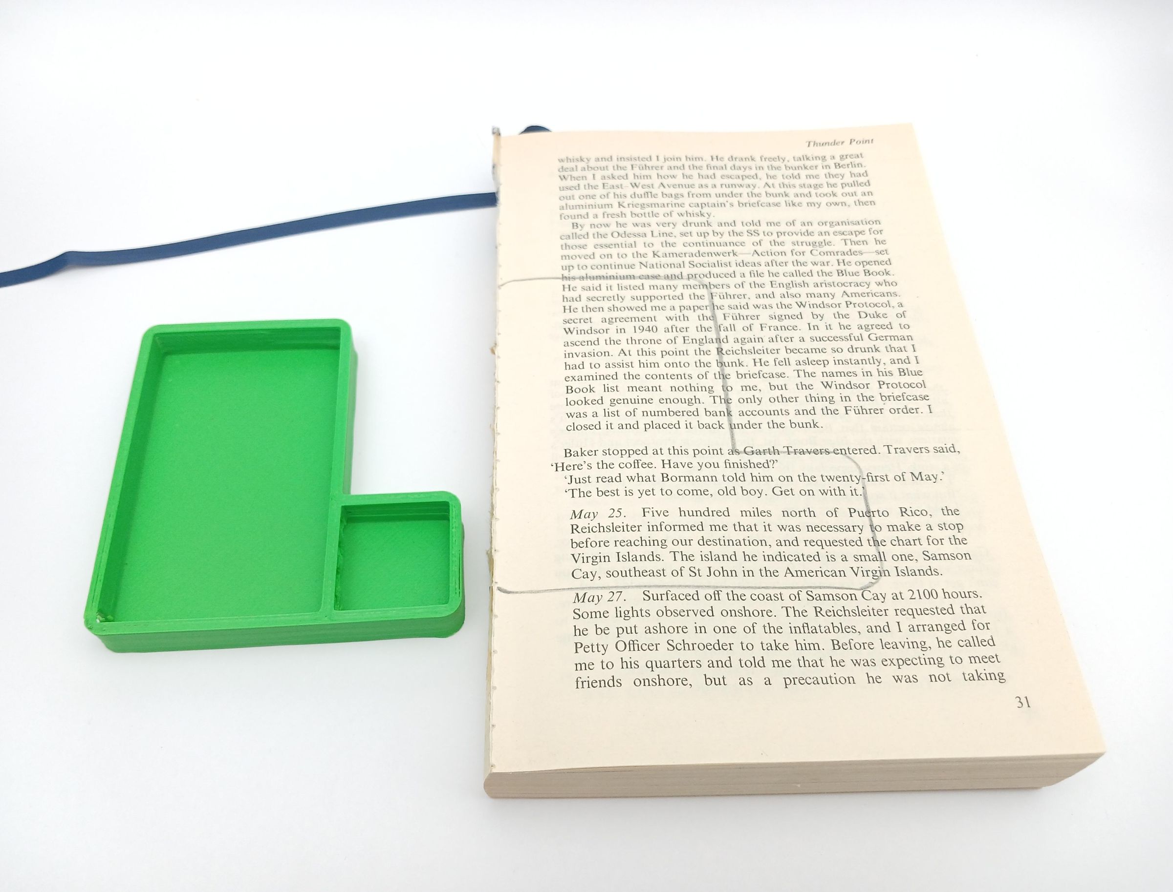 Make Your Own Burning Book Night Light! : 8 Steps (with Pictures ...