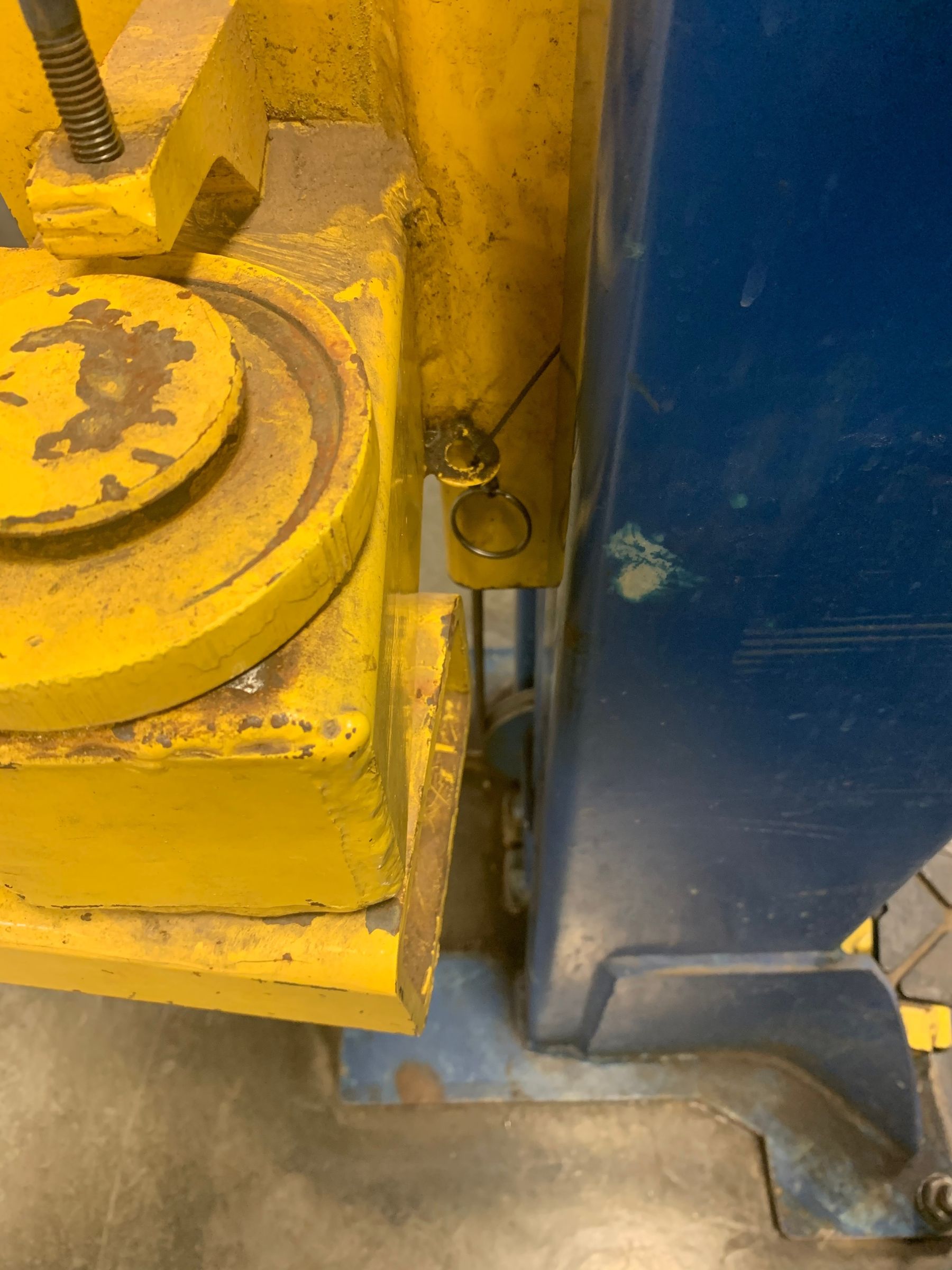 How to Use an Automotive Hoist : 5 Steps - Instructables