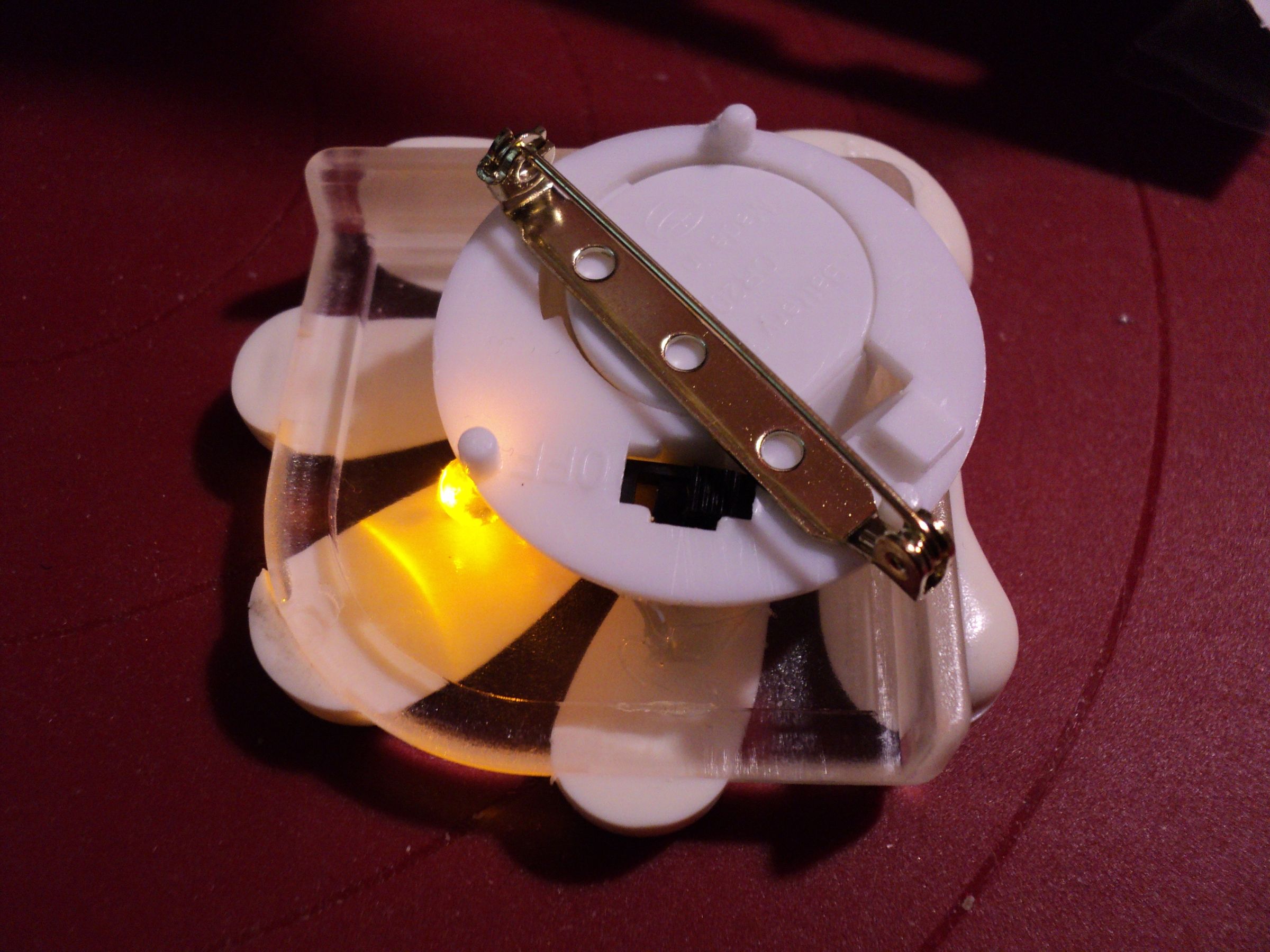 Internet High Five Lighted LED Brooch : 5 Steps (with Pictures ...