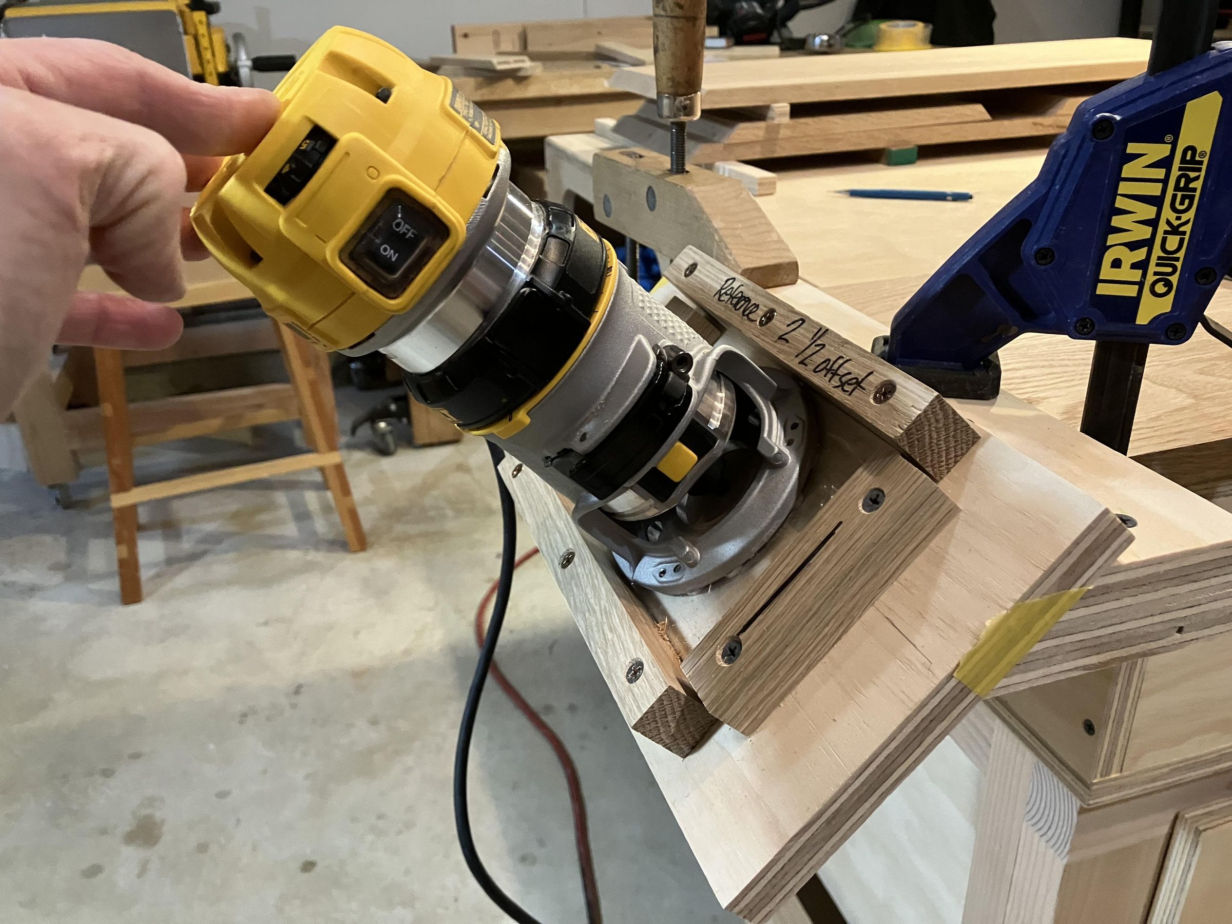 Modern Bookcase : 5 Steps (with Pictures) - Instructables