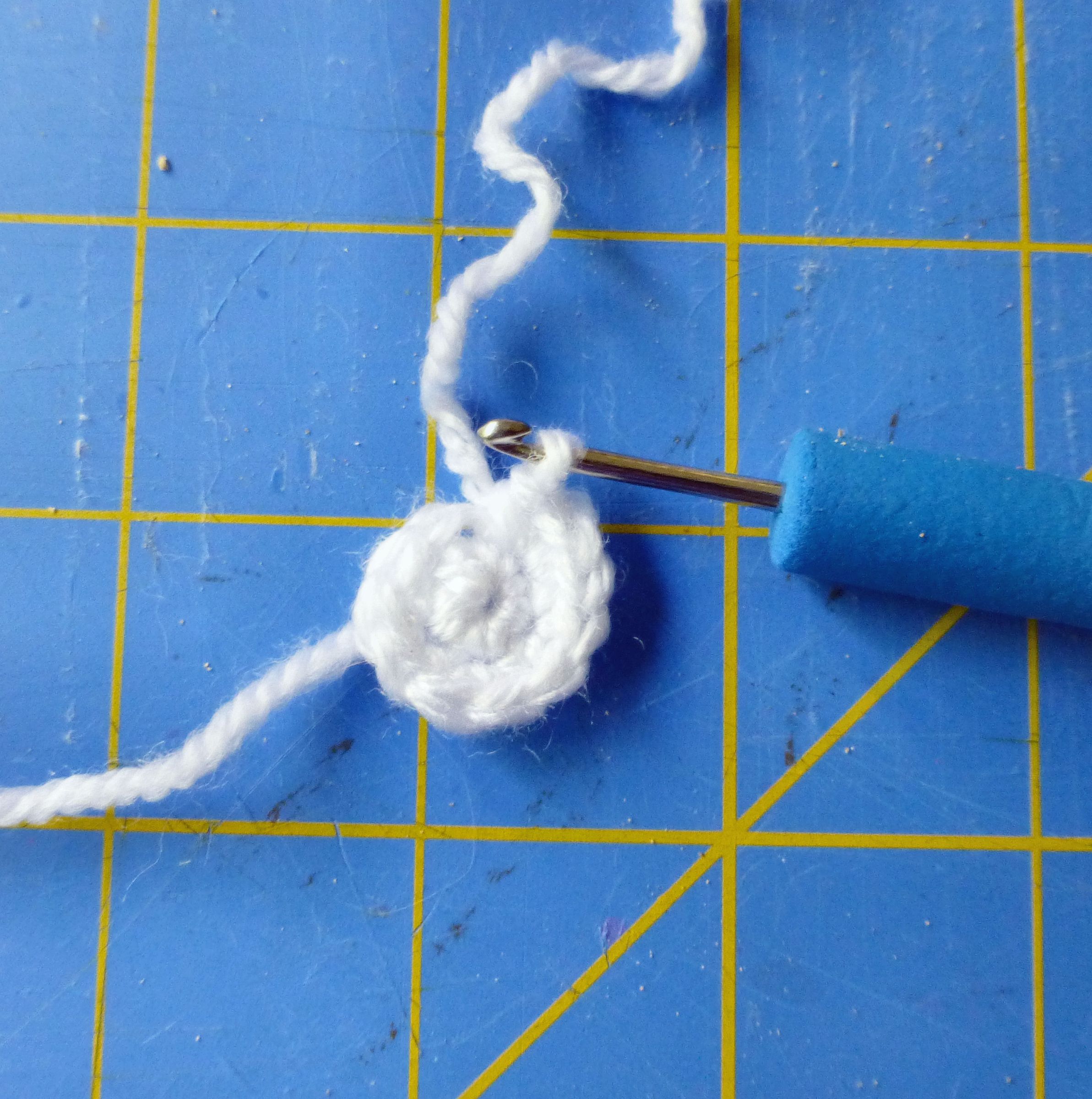 Crochet Pokeball Keychain Flashlight : 5 Steps (with Pictures ...