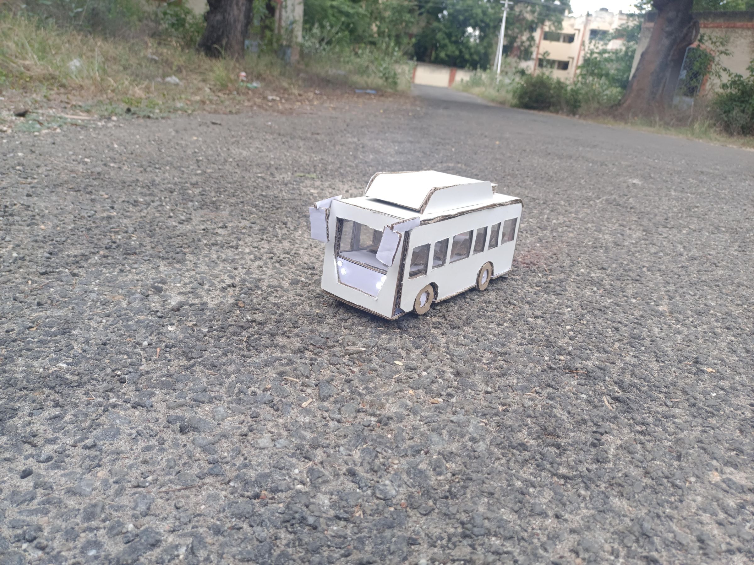 Cardboard Bus: Ride Into Imagination! : 11 Steps (with Pictures ...