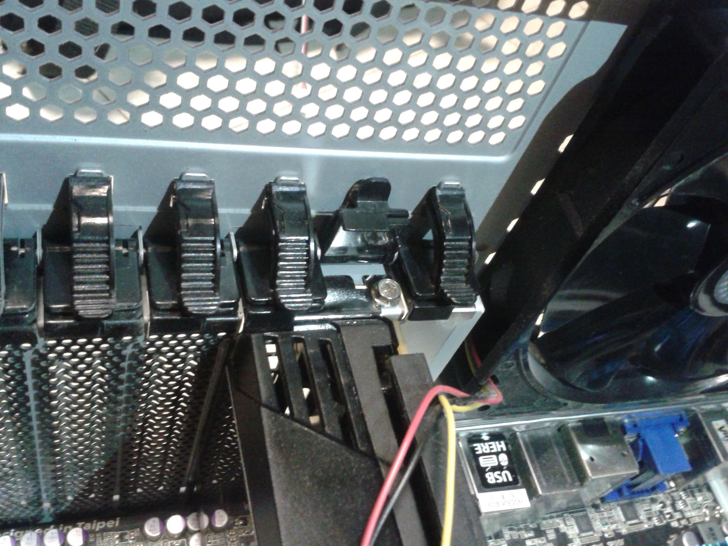 Assembling a Desktop Computer : 20 Steps (with Pictures) - Instructables
