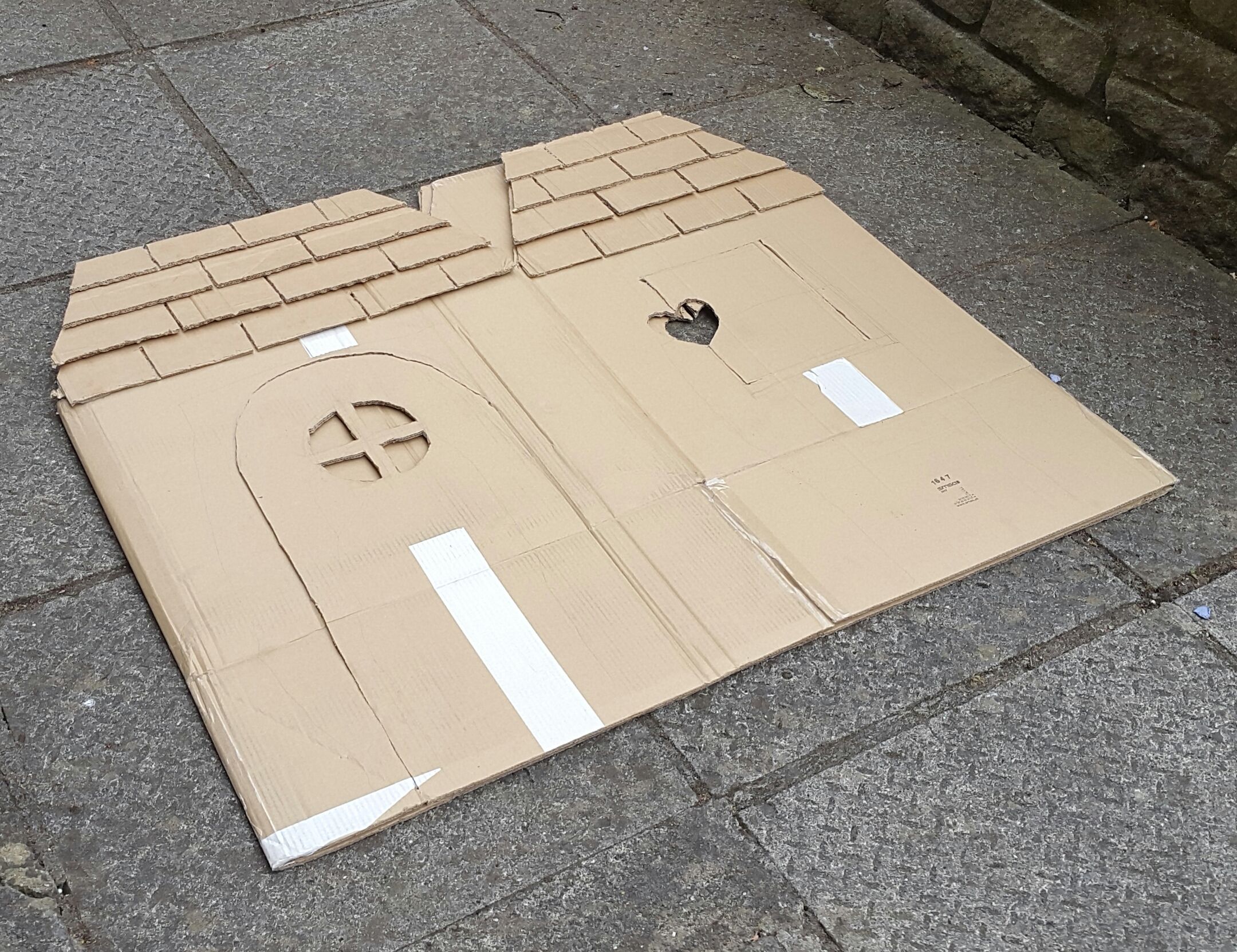 Simple and Foldable Cardboard Box Playhouse : 8 Steps - Instructables