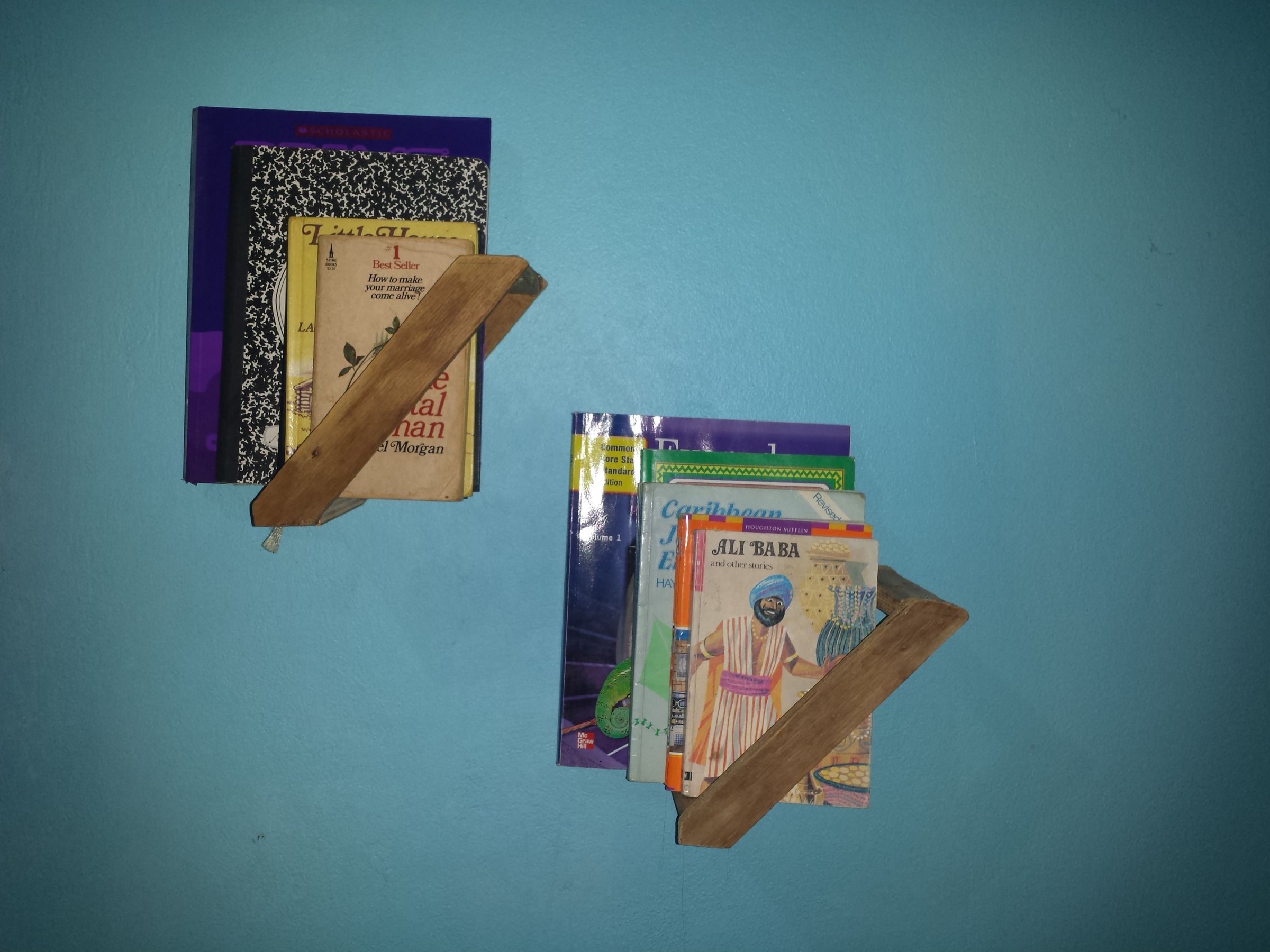 Modern Contemporary Tilt Book Shelving : 5 Steps (with Pictures ...