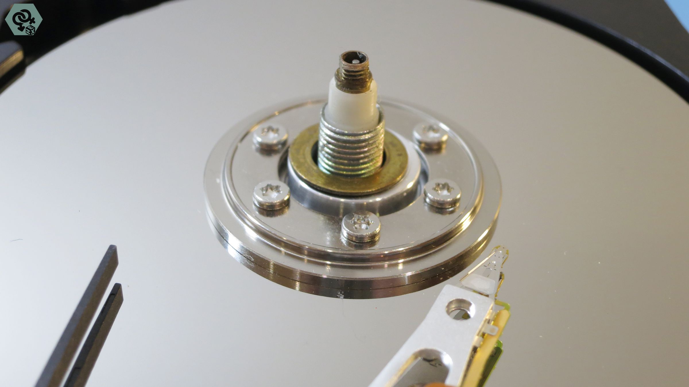 Upcycle a Hard Drive Into a Clock : 19 Steps (with Pictures ...
