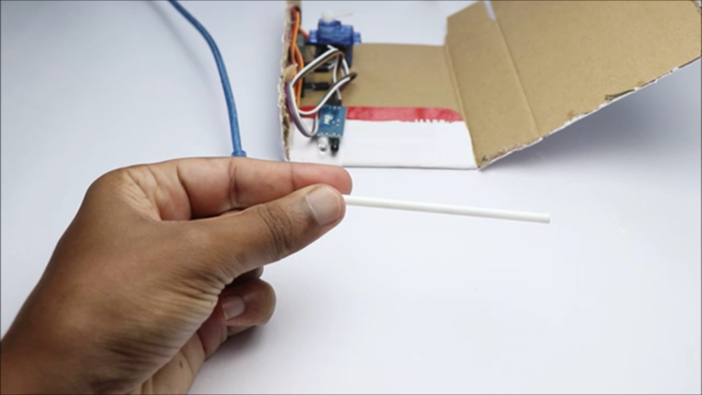 How to Make Spooky Box That Drops Spider for a Creepy Surprise : 8 ...