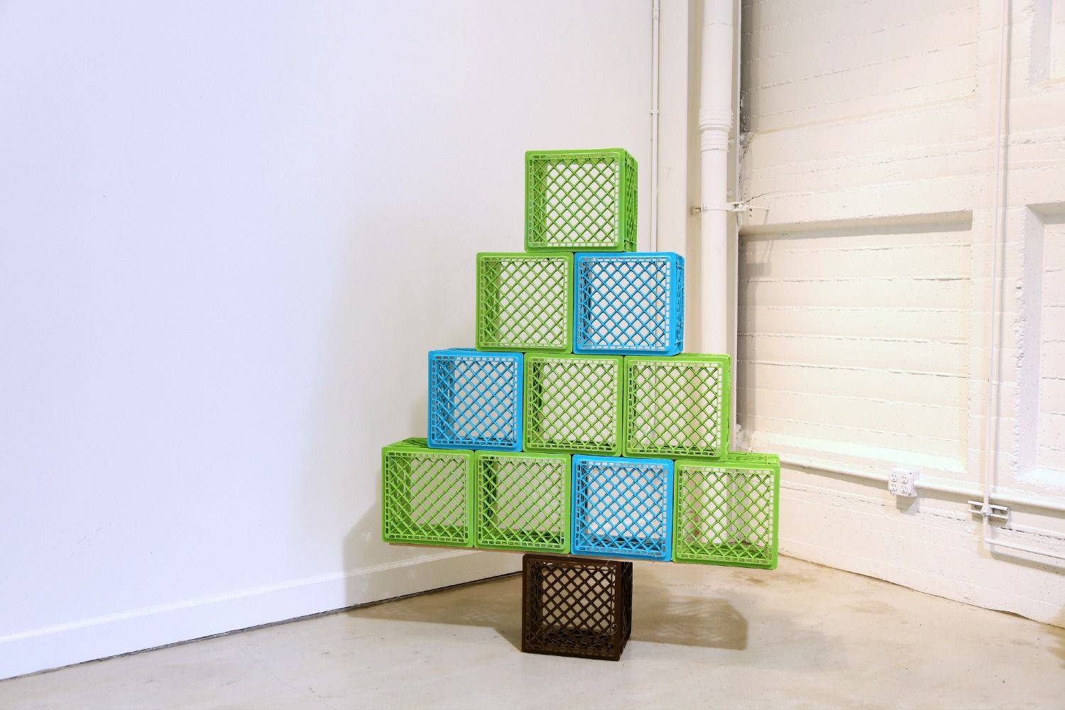 Milk Crate Christmas Tree : 8 Steps (with Pictures) - Instructables