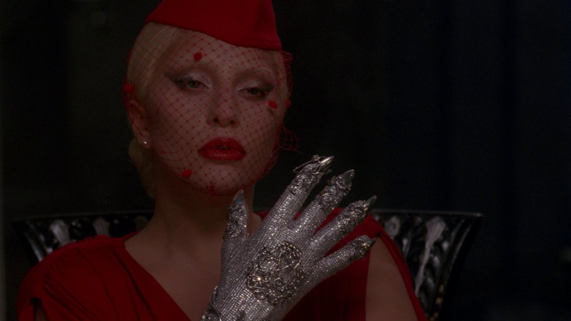 Lady Gaga's - AHS the Countess' Glove : 8 Steps - Instructables