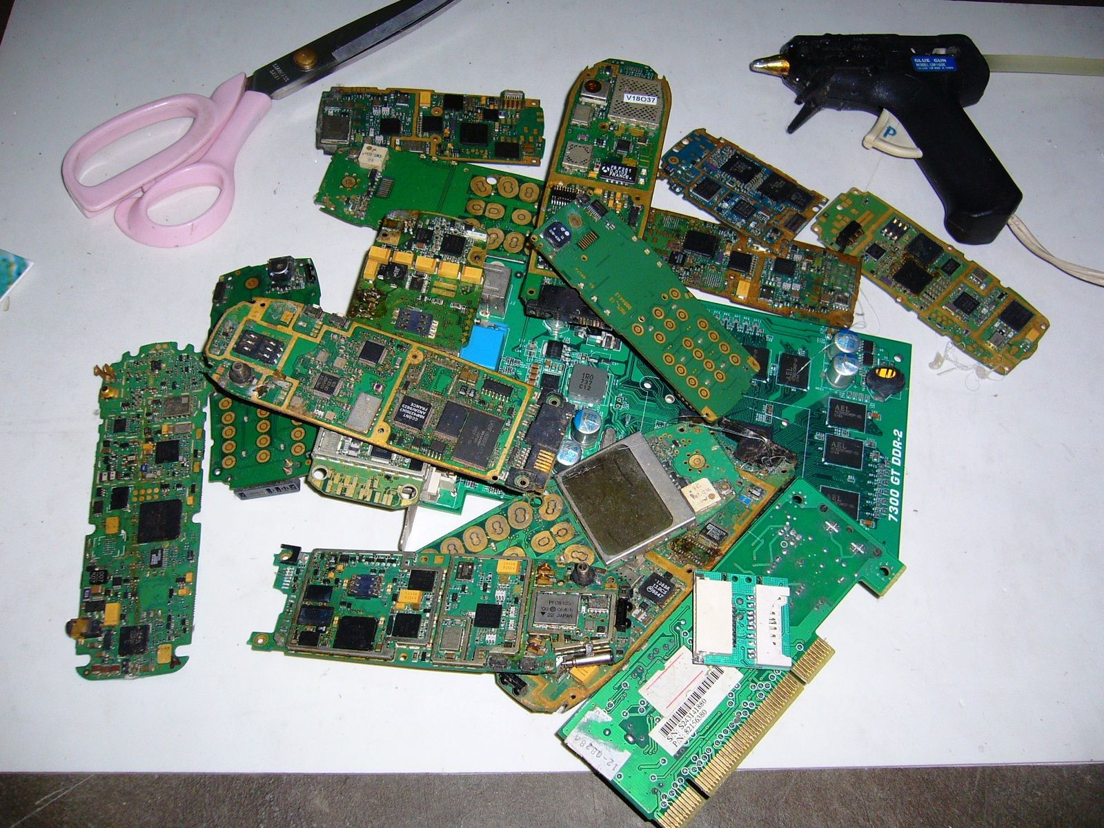 Artwork From Cell Phone PCB - Instructables