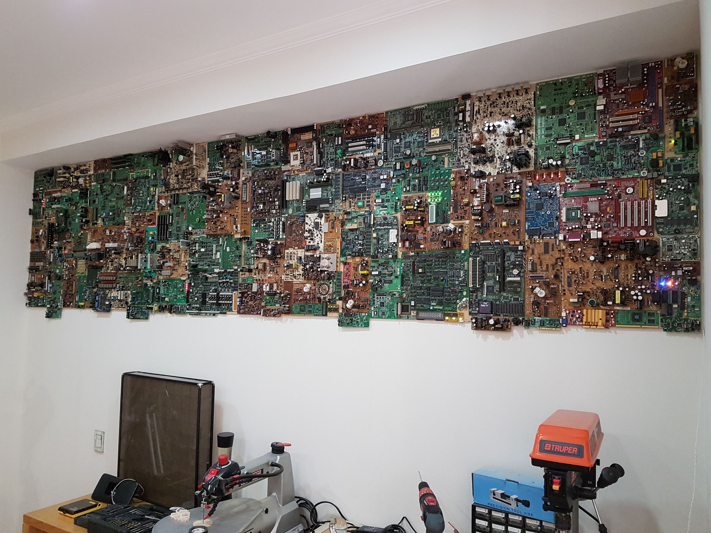 PCB Circuit Wall : 7 Steps (with Pictures) - Instructables