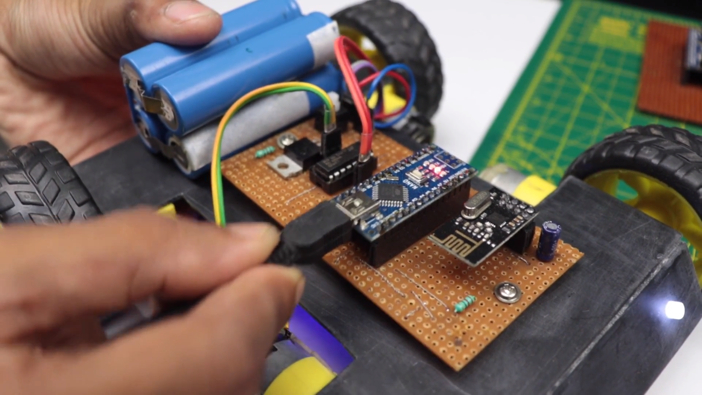 How to Make Arduino Gesture Control Robot at Home Using Radio Module ...