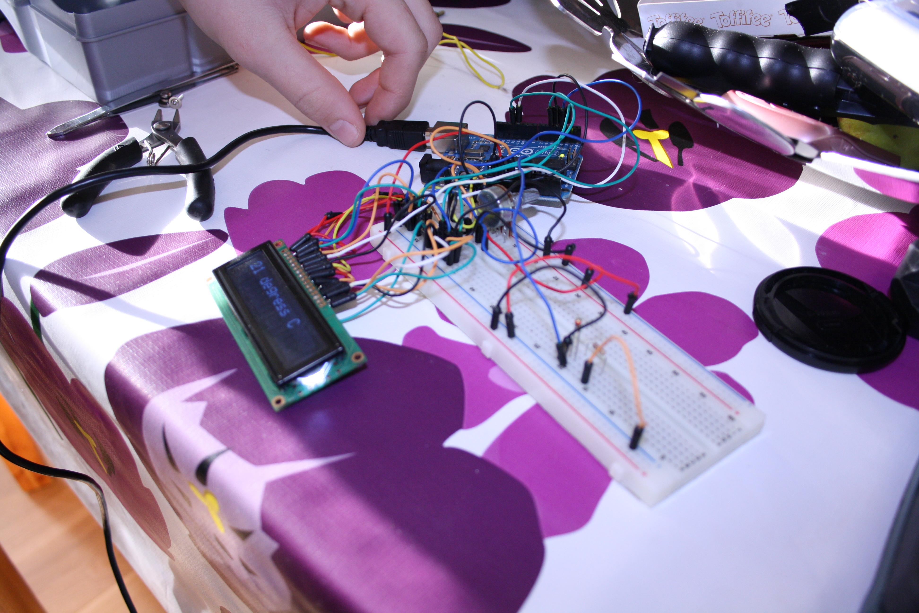 Arduino Thermometer, LCD Display, Thermistor - Instructables