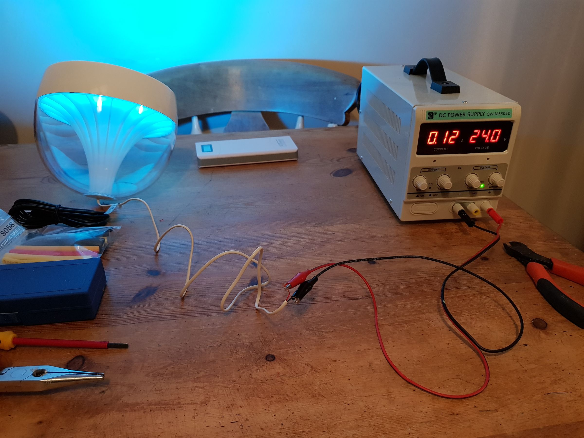 Battery Conversion for LED Light : 4 Steps (with Pictures) - Instructables