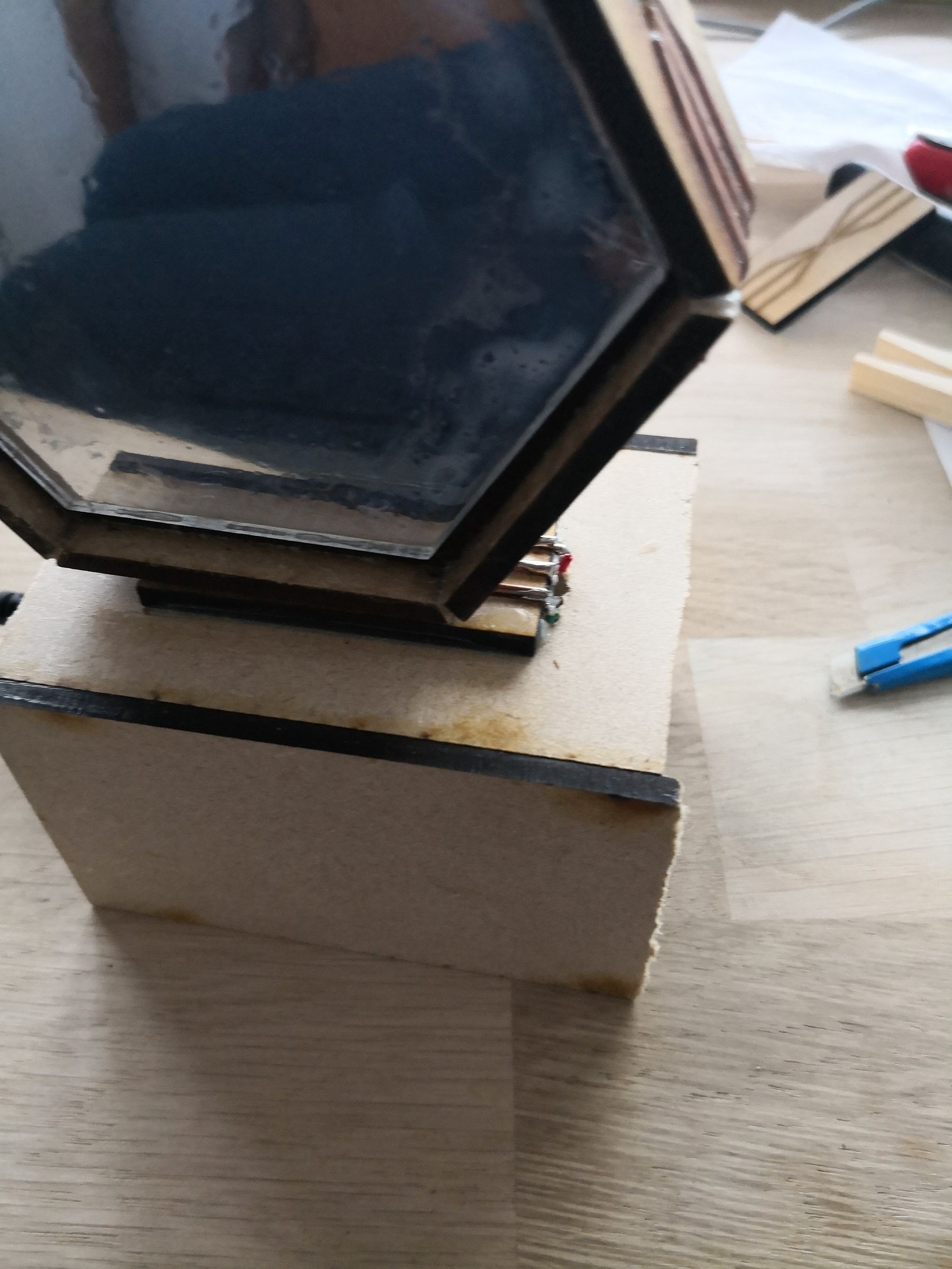 Stackable Hexagon Infinity Mirrors : 5 Steps (with Pictures) - Instructables