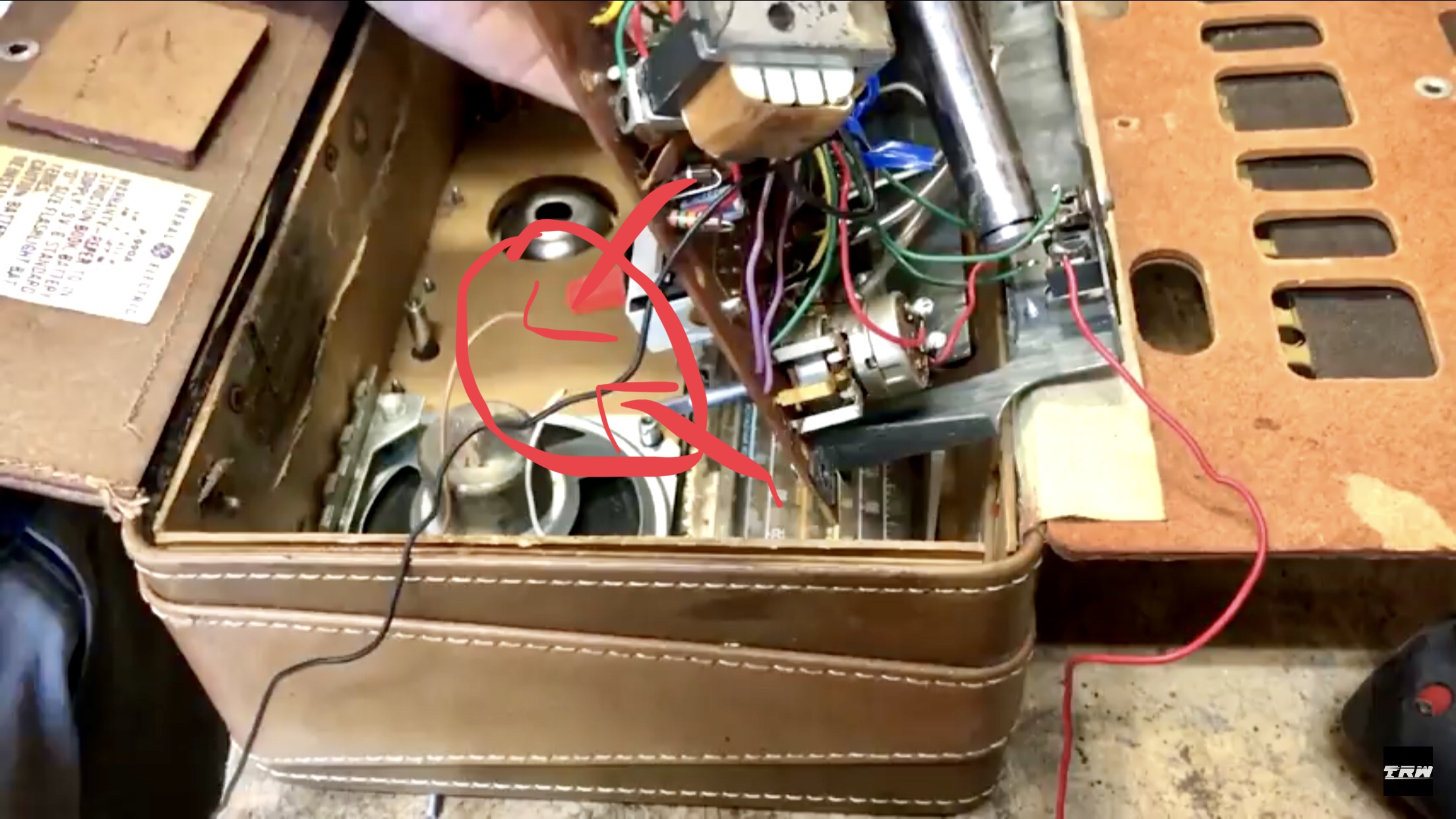 DIY Retro Bluetooth Speaker : 4 Steps - Instructables