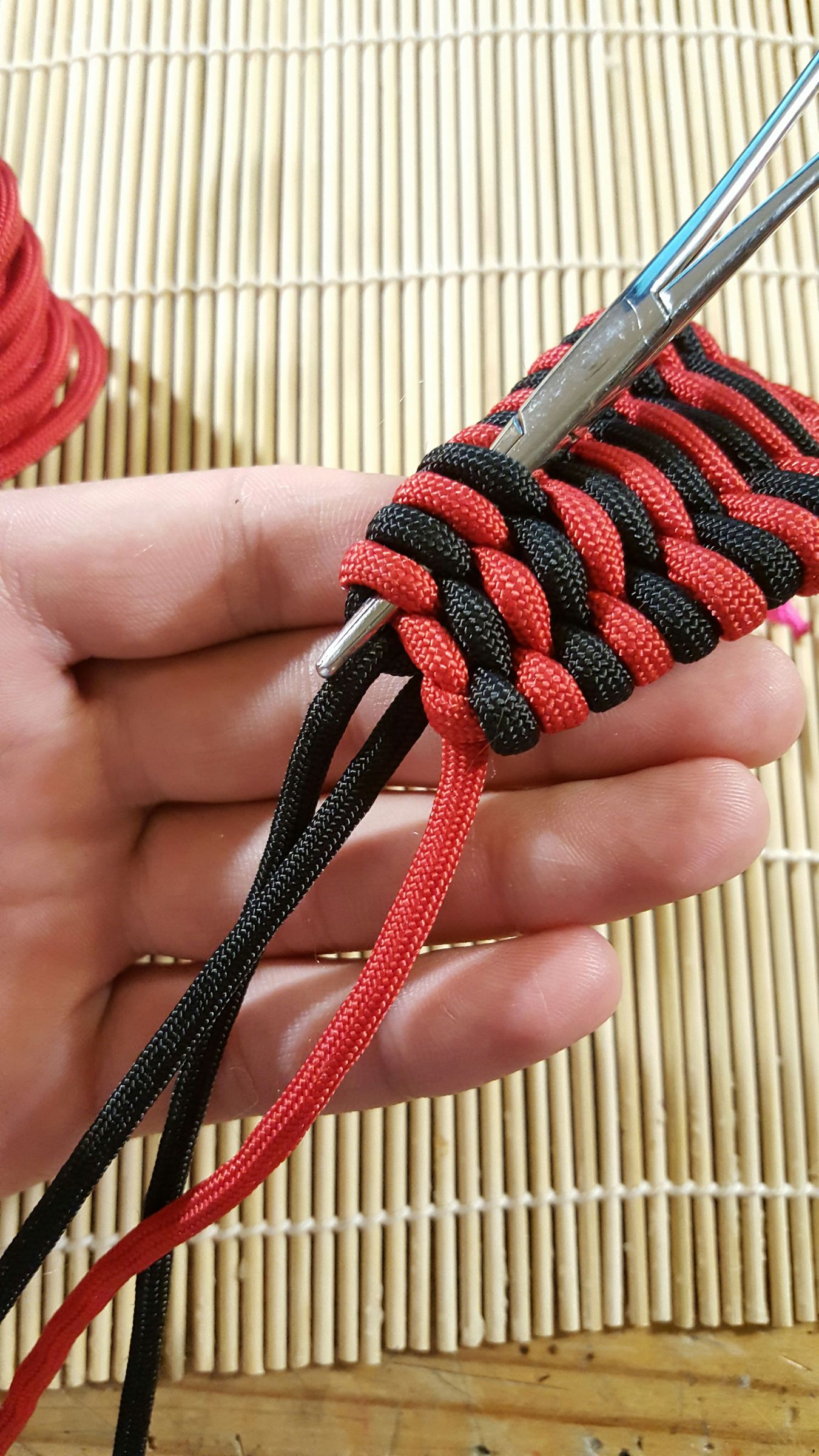 Paracord Snake : 10 Steps (with Pictures) - Instructables