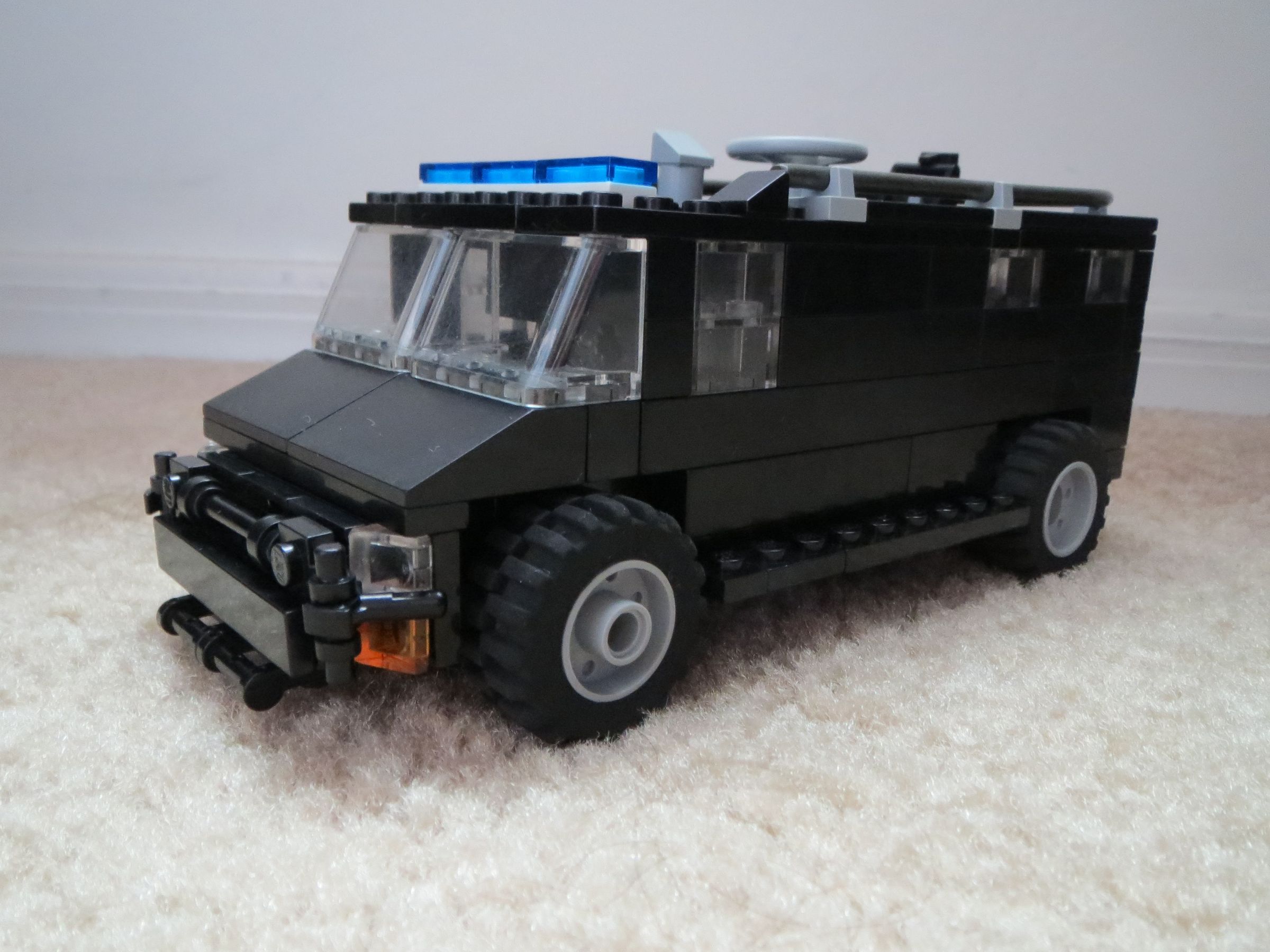Lego SWAT Lenco BearCat - Instructables