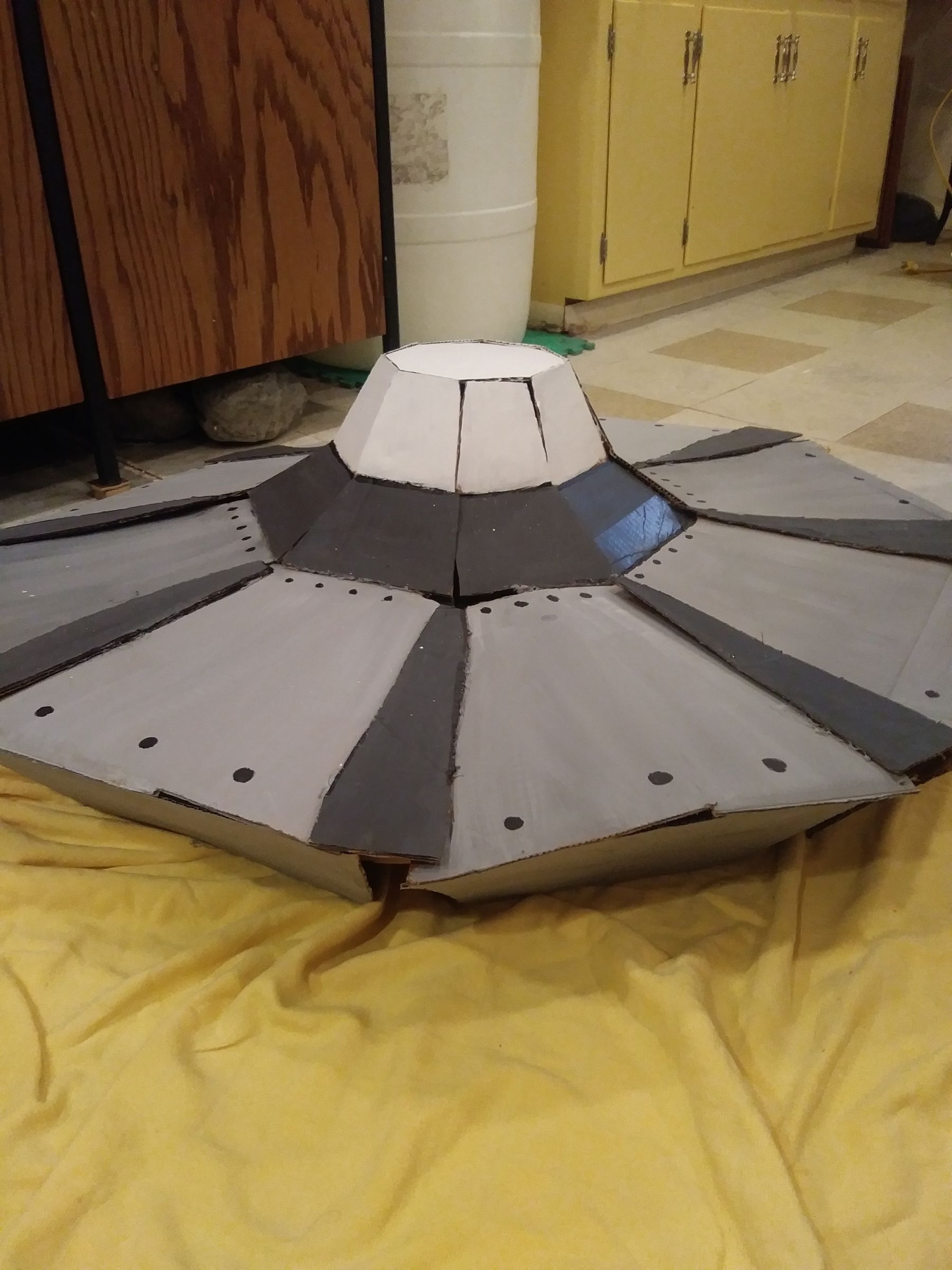 Cardboard UFO! : 6 Steps - Instructables