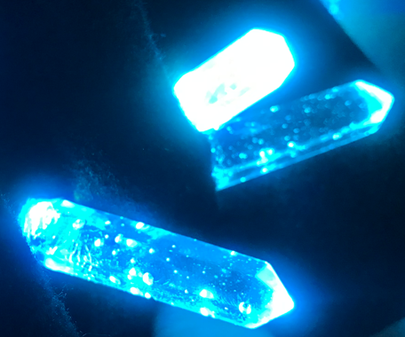 How to Use Resin With LED Lights: DIY Glowing Crystal for Wearables : 4 ...