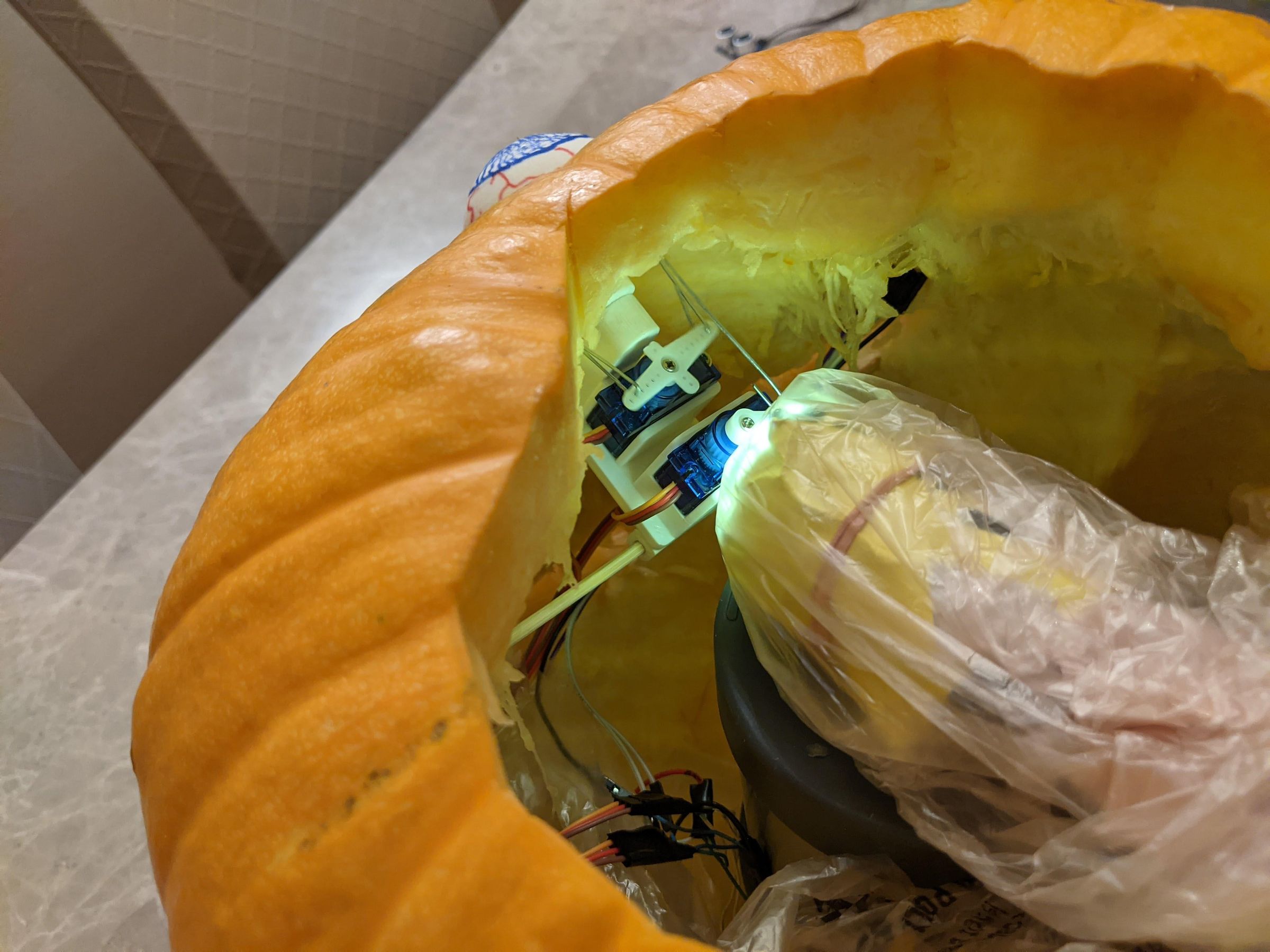 Halloween Pumpkin With a Moving Animatronic Eye | This Pumpkin Can Roll ...