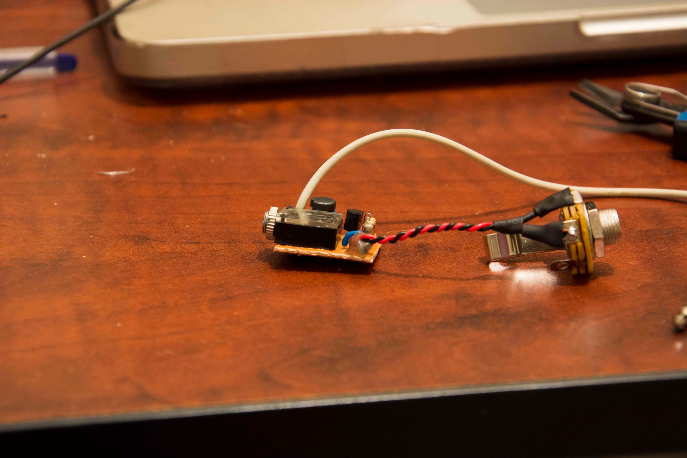 IRig Guitar Input (DIY) : 5 Steps - Instructables