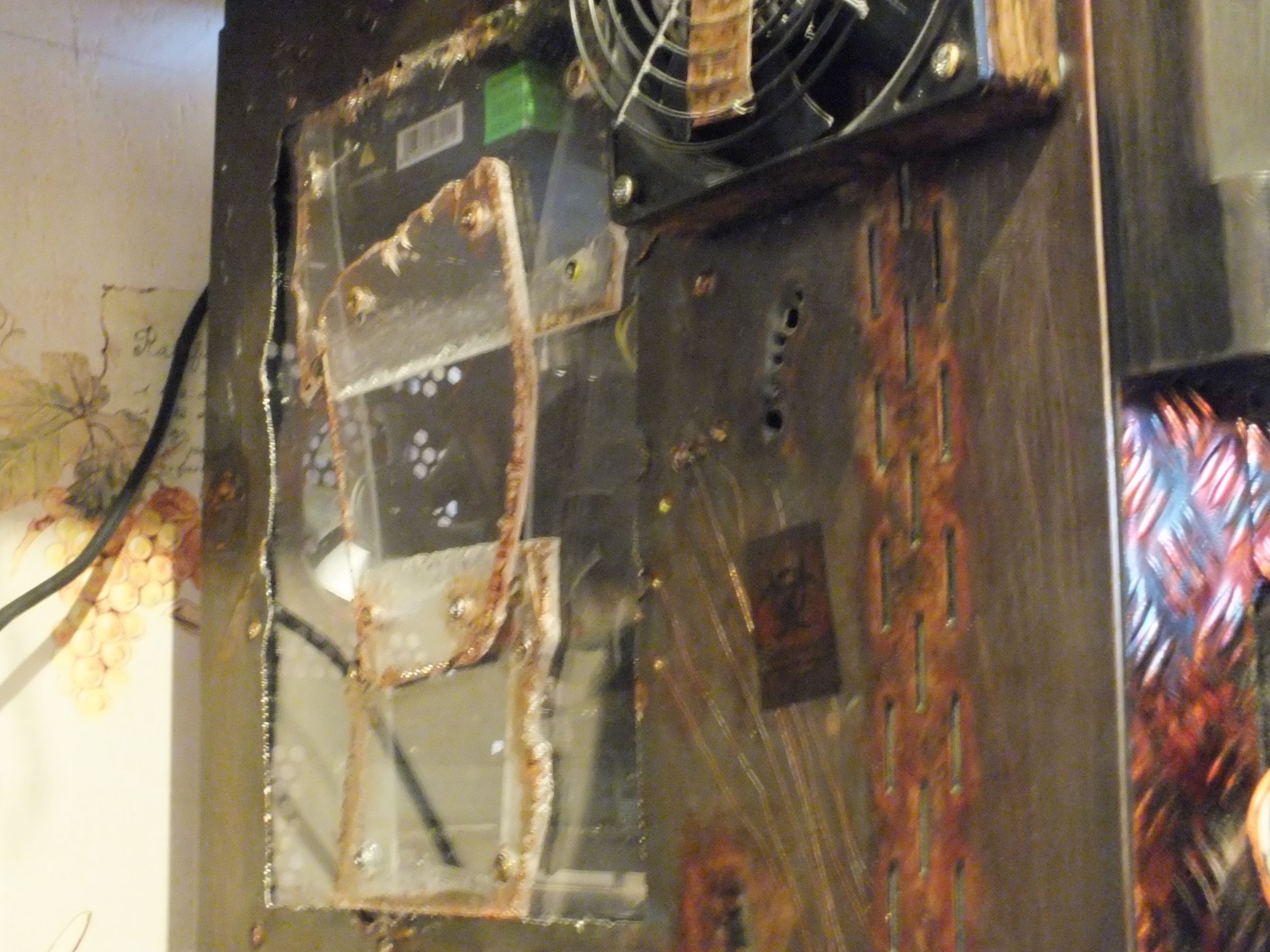 COMPUTER CASE WINDOW MOD : 4 Steps - Instructables