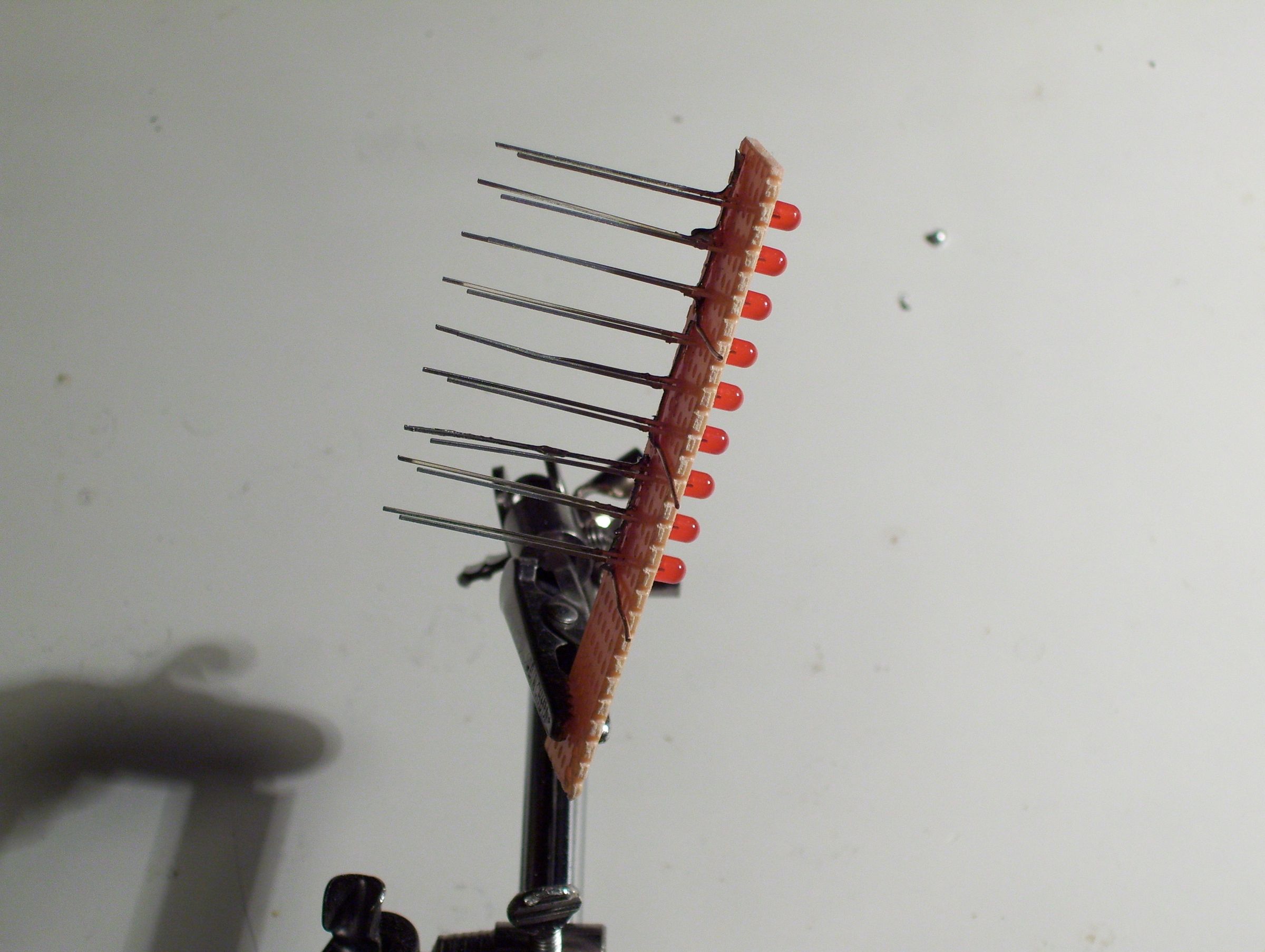 Charlieplexed Row of LED Lights, for the Arduino : 9 Steps (with Pictures) - Instructables