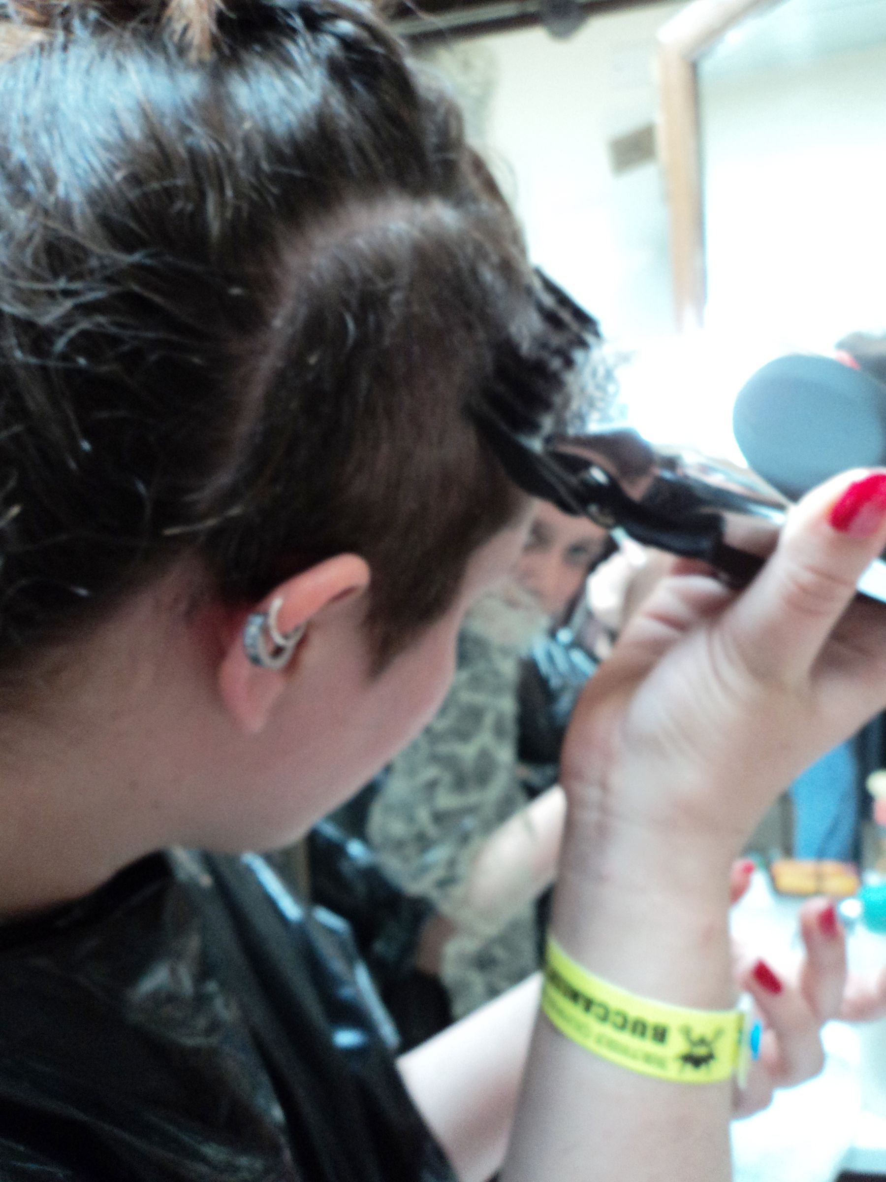 How to Maintain a Sidecut or Undercut Hair Style : 6 Steps (with ...