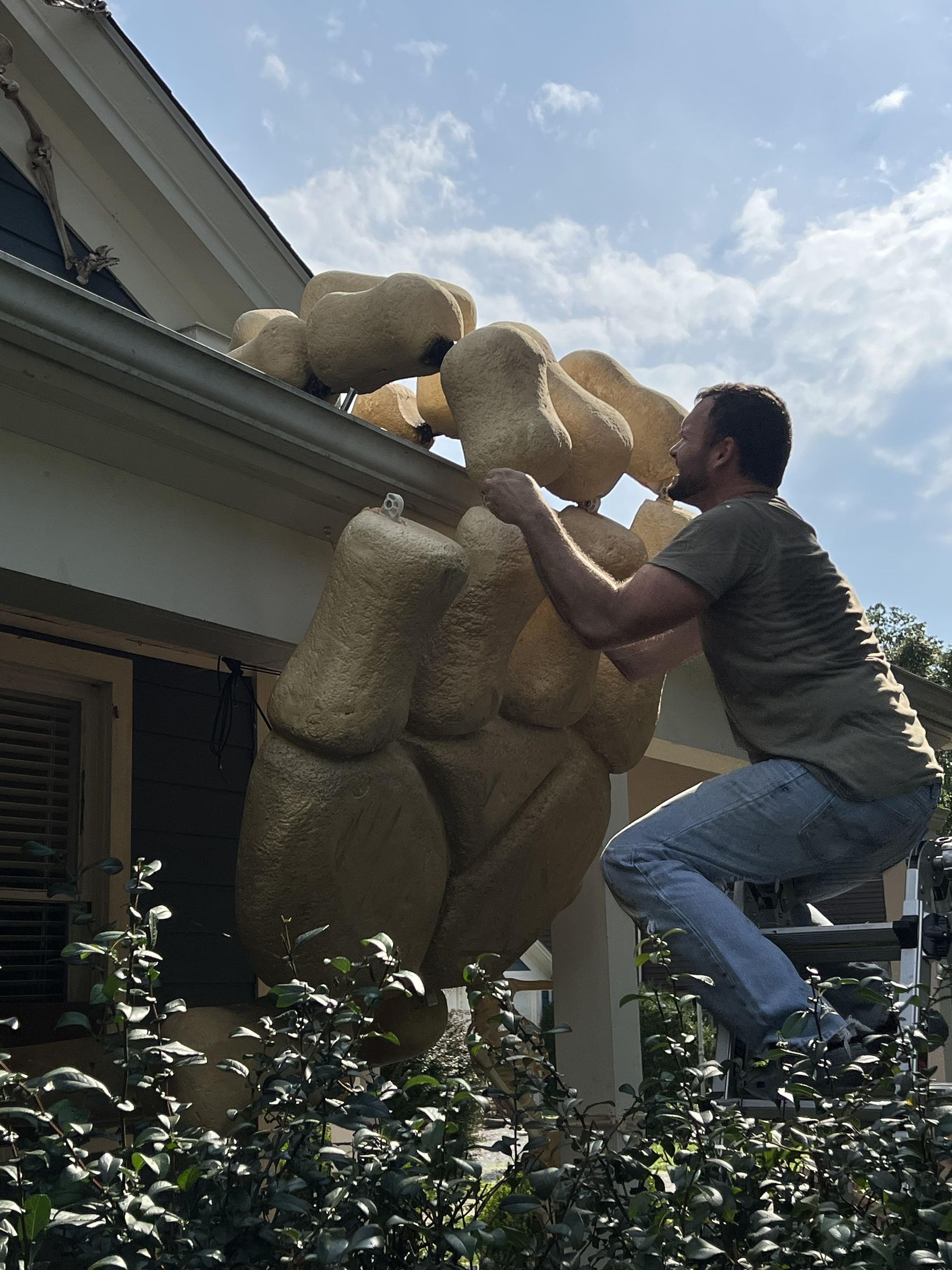 Over Sized Skeleton Breaking Out of My Home : 11 Steps (with Pictures ...